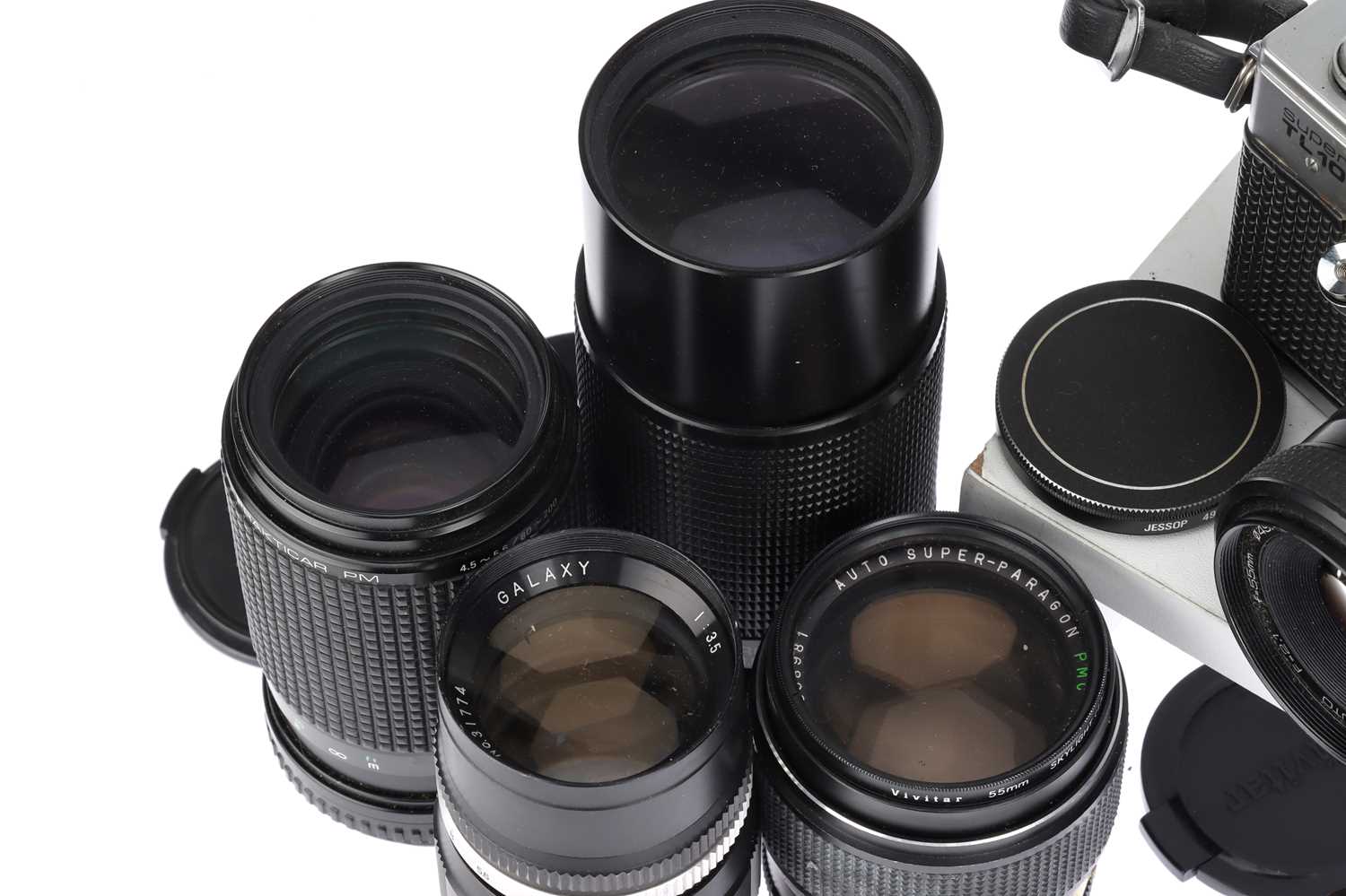 Lot 198 - A Good Selection of East German Cameras,