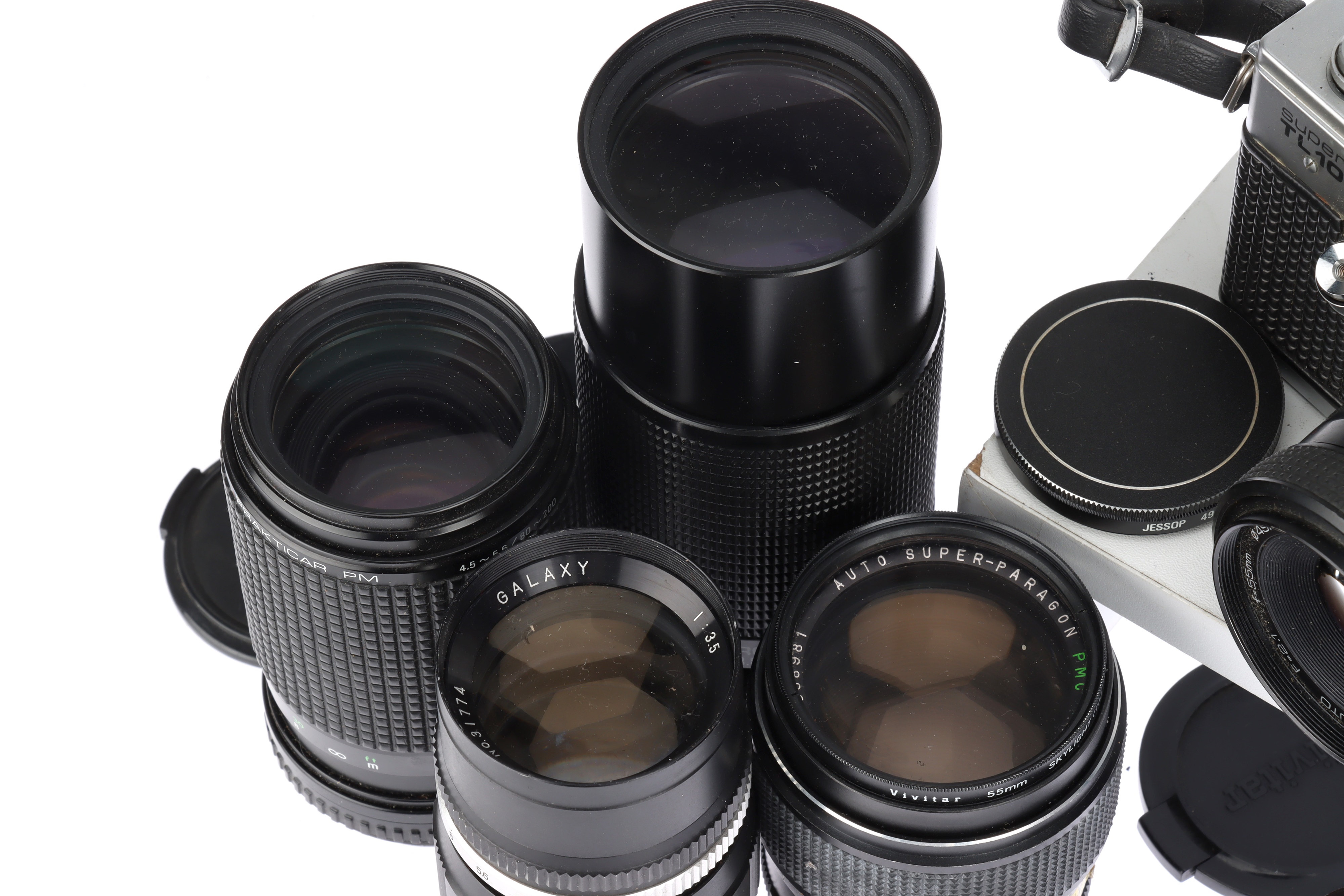 Lot 198 - A Good Selection of East German Cameras,