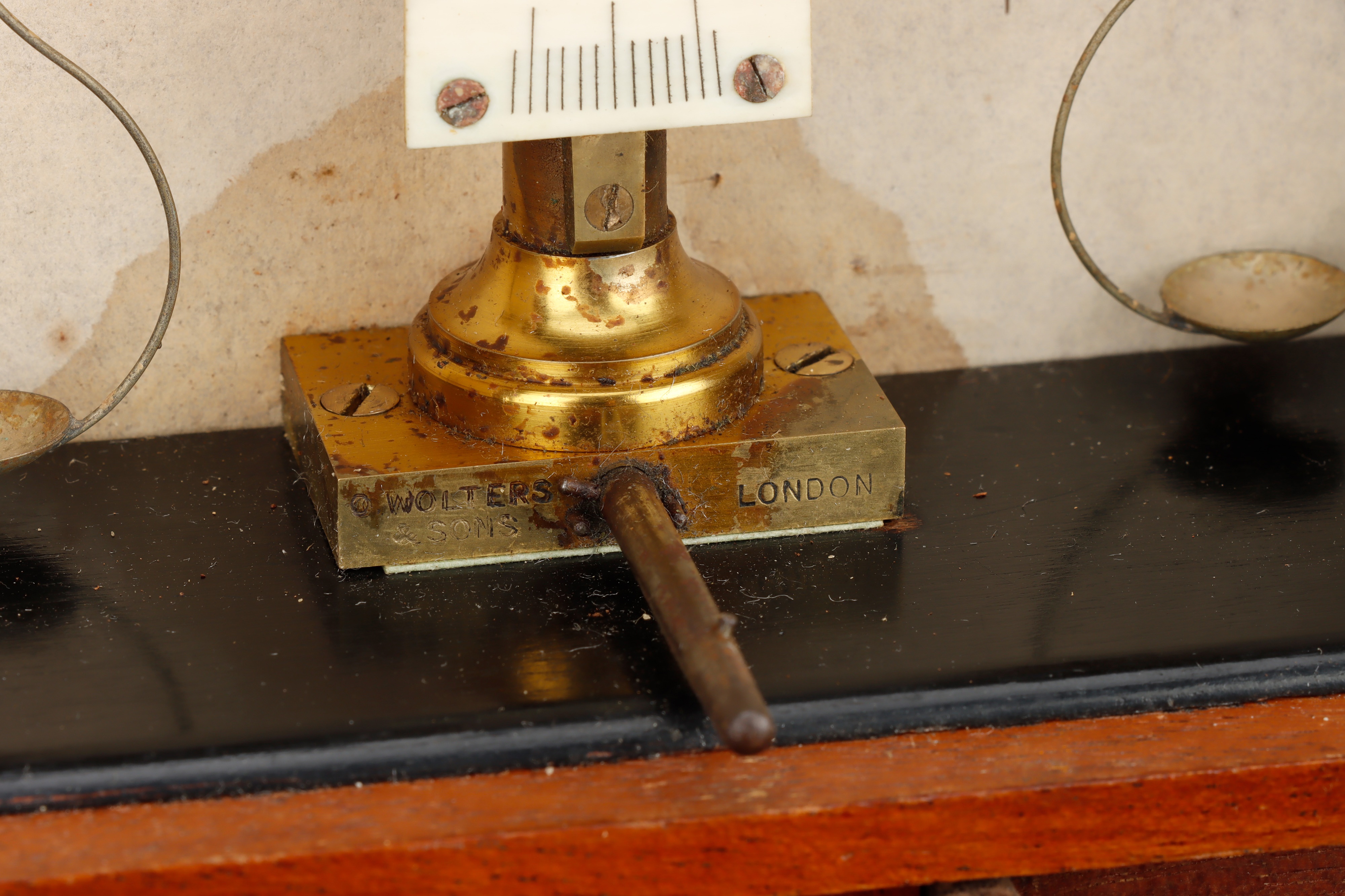 Lot 161 - A Small Set of Assay Scales,