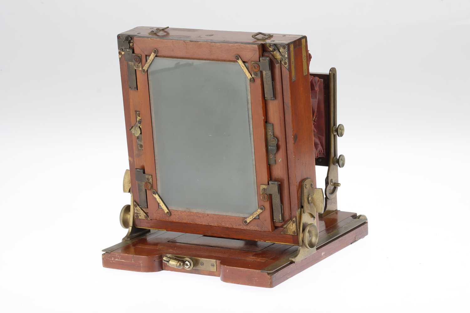 Lot 471 - A Half Plate Mahogany Field Camera