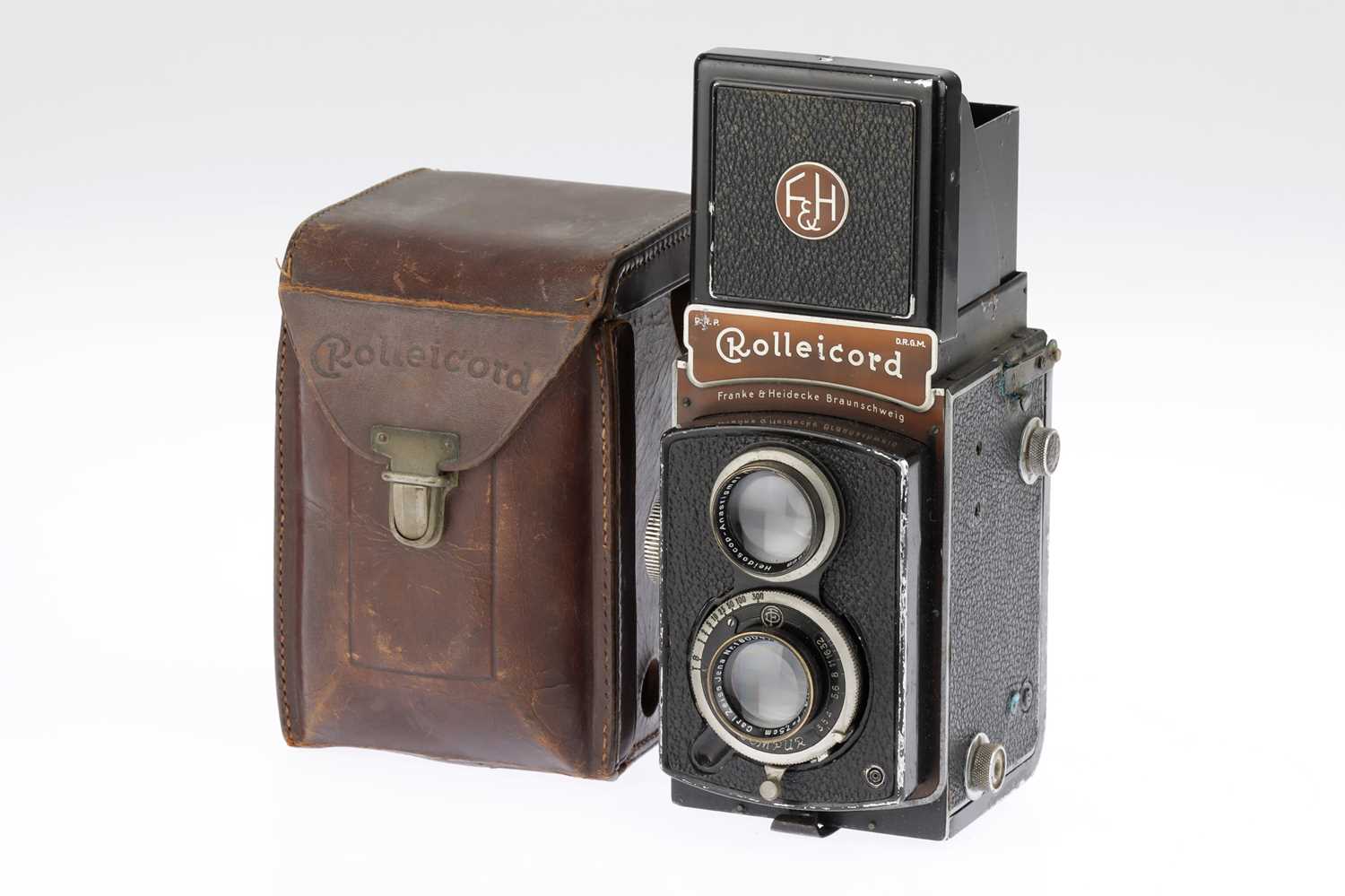 Lot 137 - A Rollei Rolleicord II Model I Medium Format