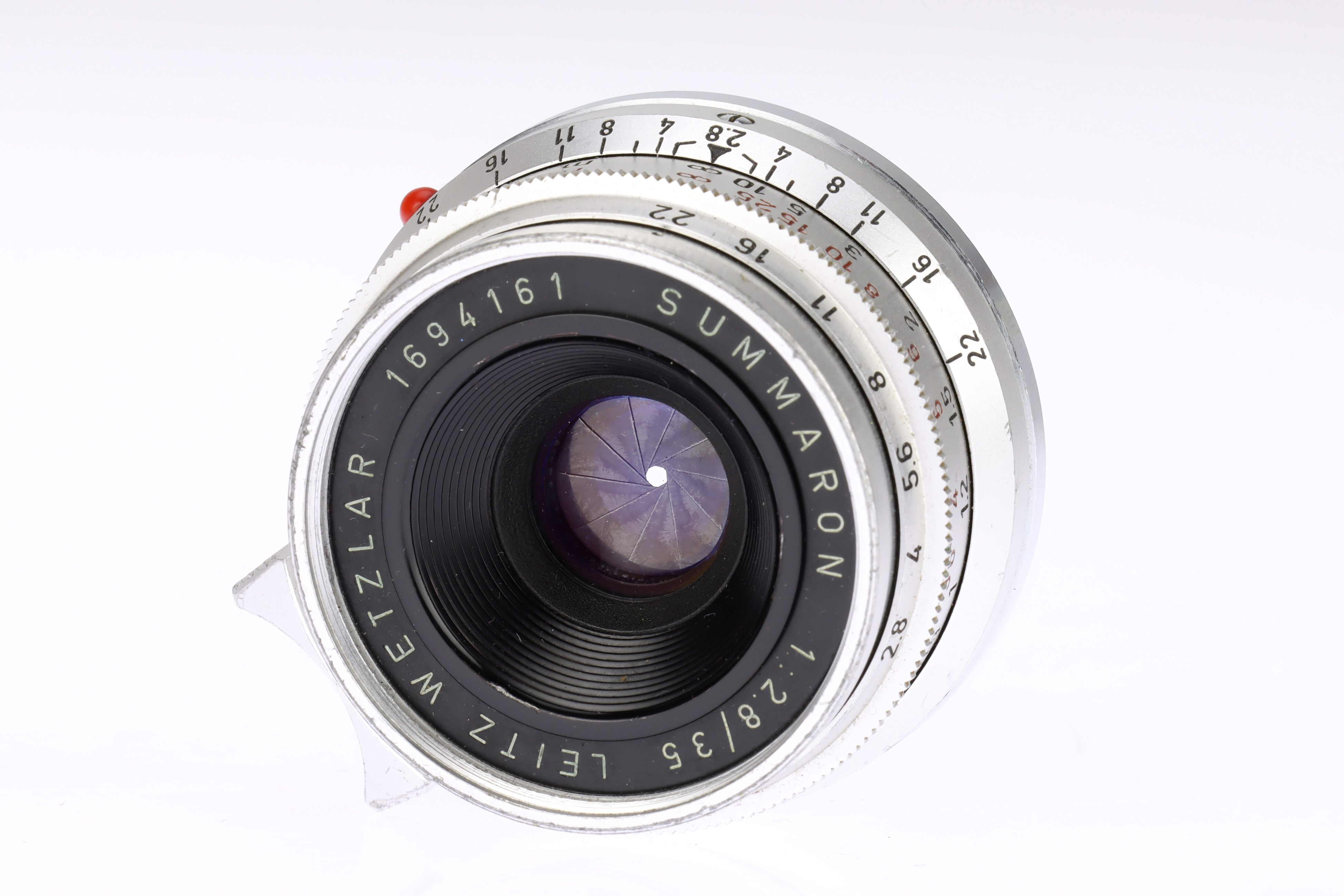 Lot 15 - A Leitz Summaron f/2.8 35mm Lens,