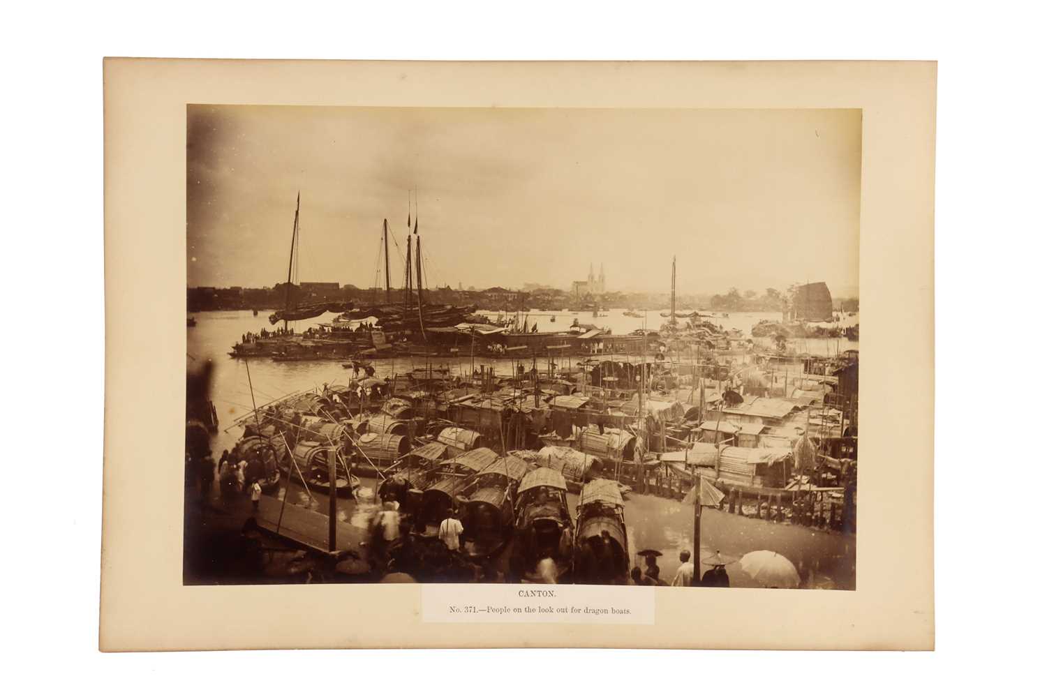 Lot 11 - China Canton Dragon Boats No.371