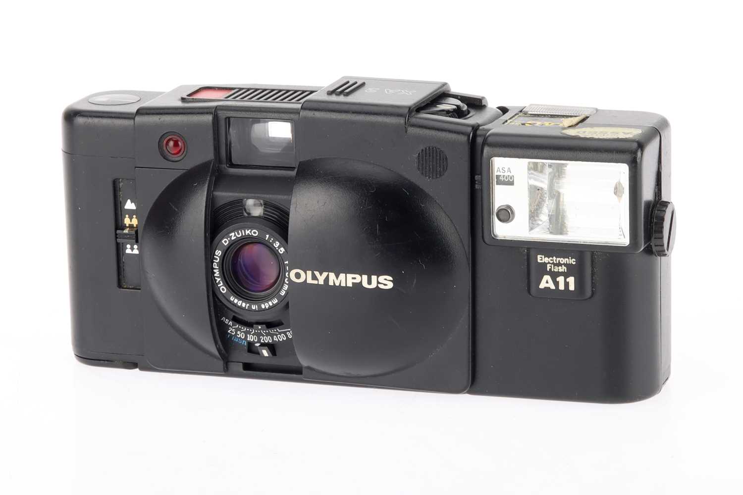 Lot 81 - An Olympus XA2 35mm Viewfinder Camera,