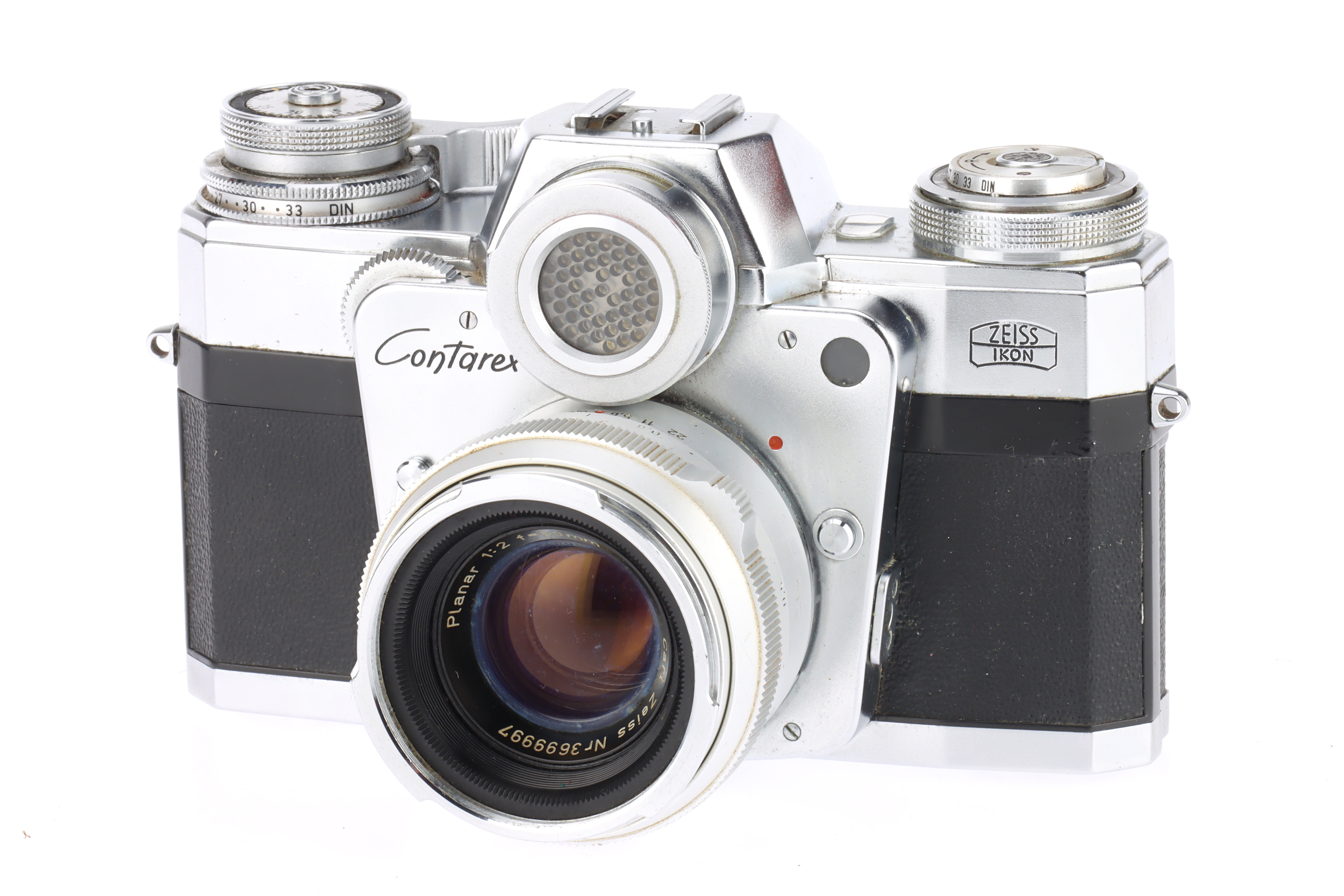 Lot 144 - A Zeiss Ikon Contarex "Bulls-Eye" 35mm SLR