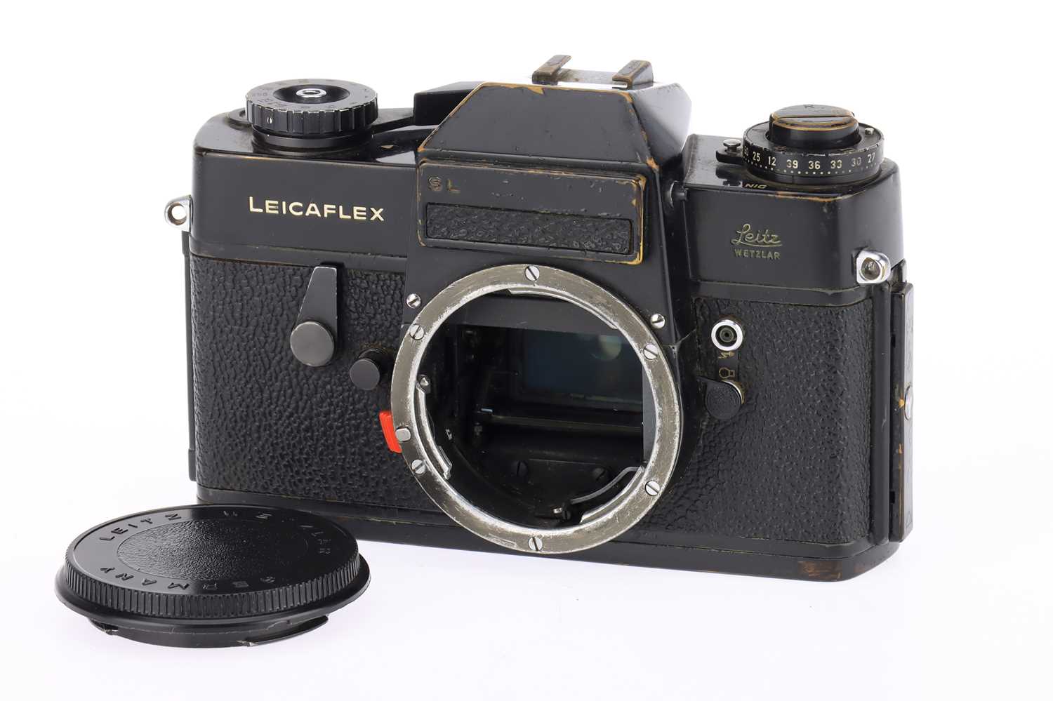 Lot 11 - A Leicaflex SL 35mm SLR Camera,
