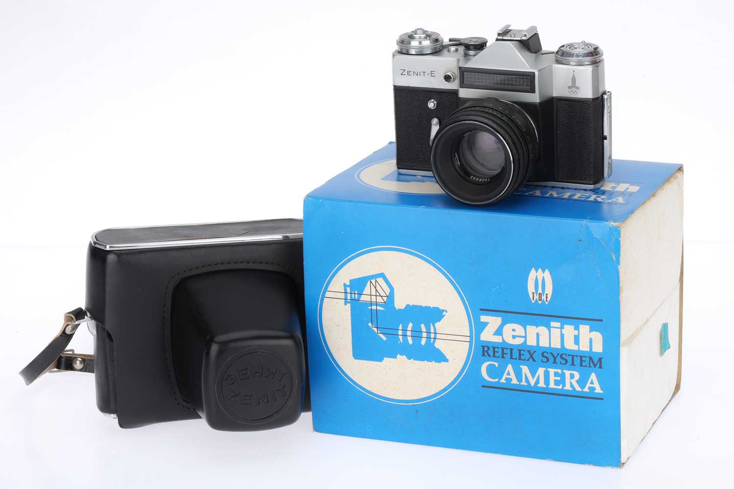 Lot 91 - A Zenit-E 35mm SLR Camera,