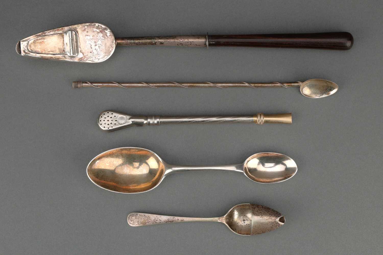 Lot 162 - Feeding/Drinking Instruments,