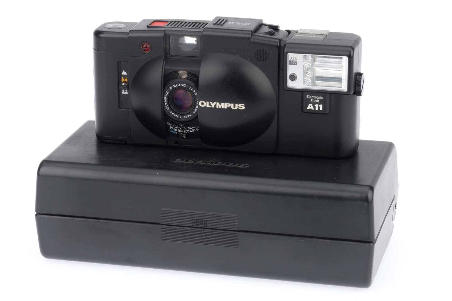Lot 81 - An Olympus XA2 Compact Viewfinder Camera,