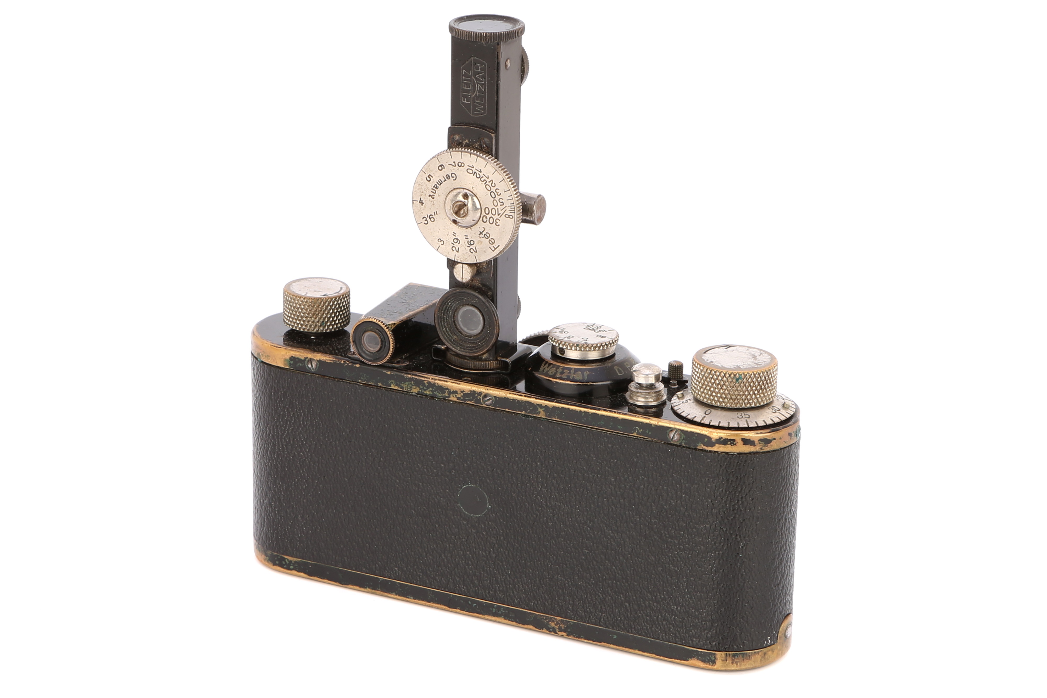 Lot 102 - A Leica Ia Camera,