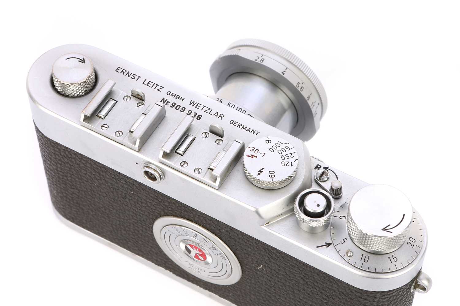 Lot 120 - A Leica Ig Camera,