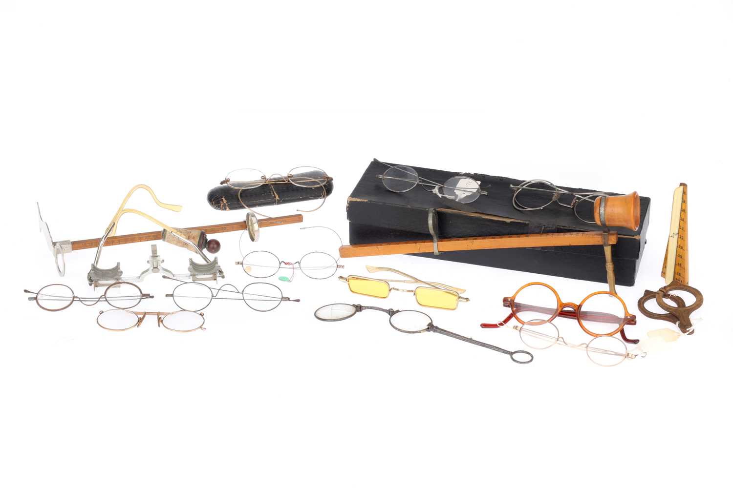 Lot 370 - Collection of Opticians Equipment