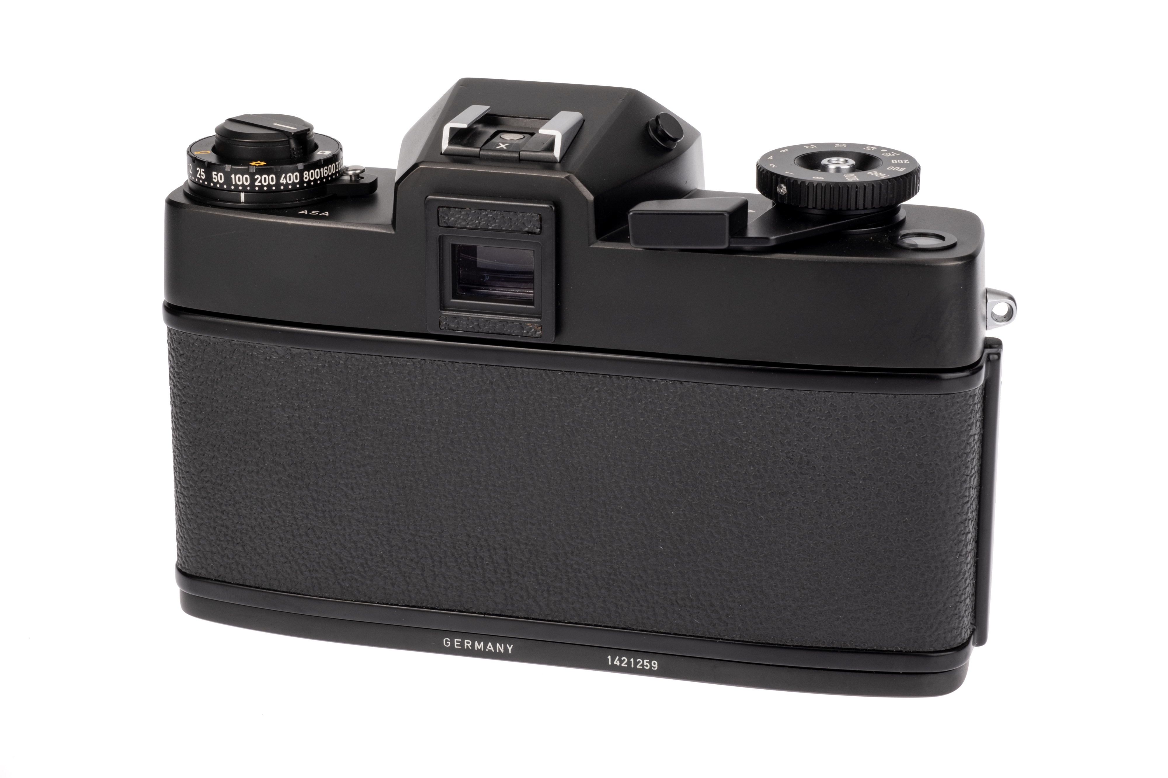 Lot 66 - A Leica Leicaflex SL2 SLR Camera,