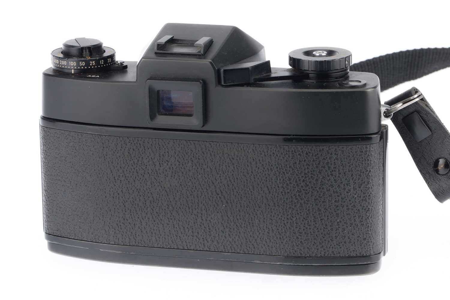 Lot 5 - A Leica Leicaflex SL SLR Camera,