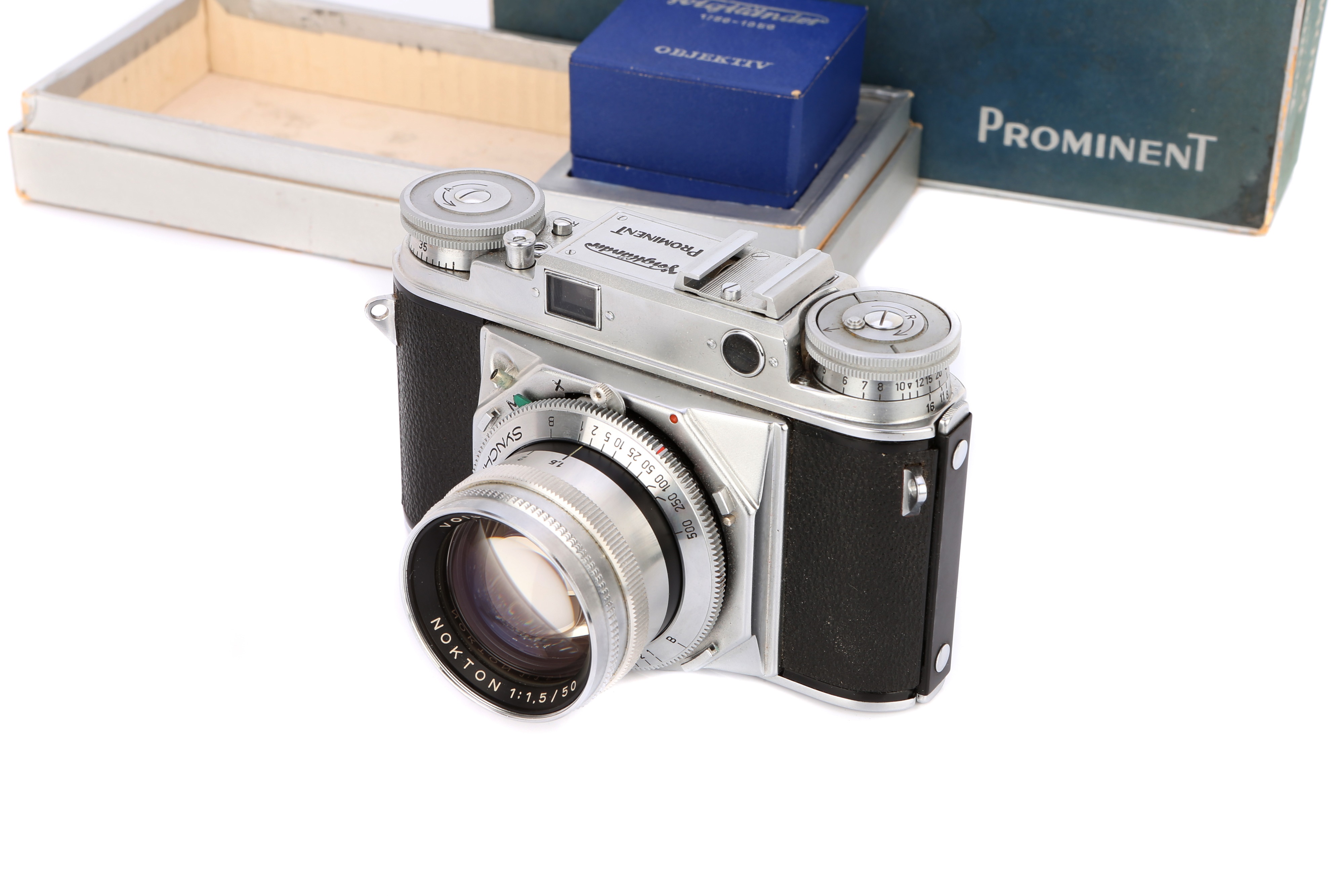 Lot 267 - A Voigtlander Prominent Rangefinder Camera,