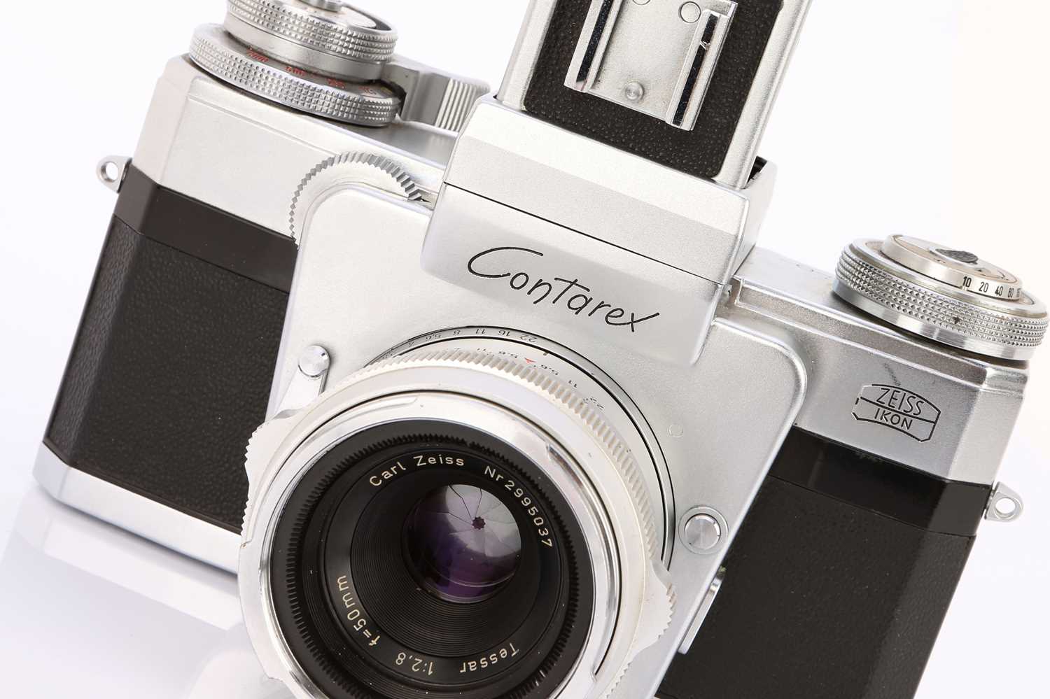 Lot 271 - A Zeiss Ikon Contarex Special SLR Camera,