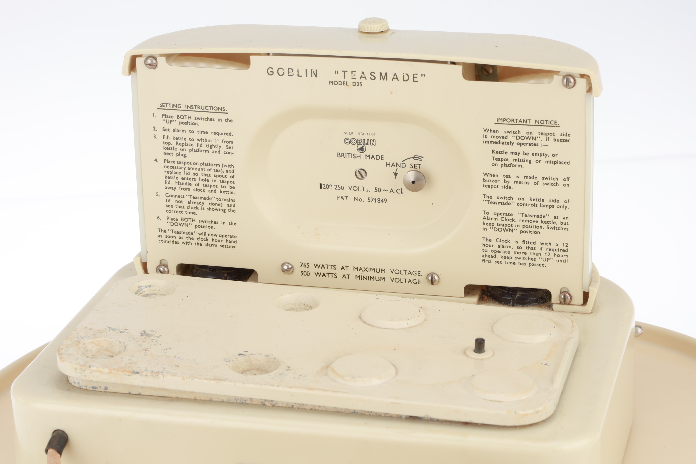 Lot 544 - A Goblin Teasmade,