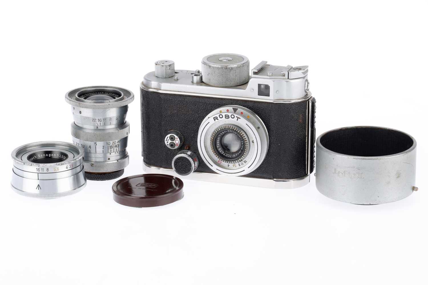 Lot 94 - A Robot IIa 35mm Camera Outfit,