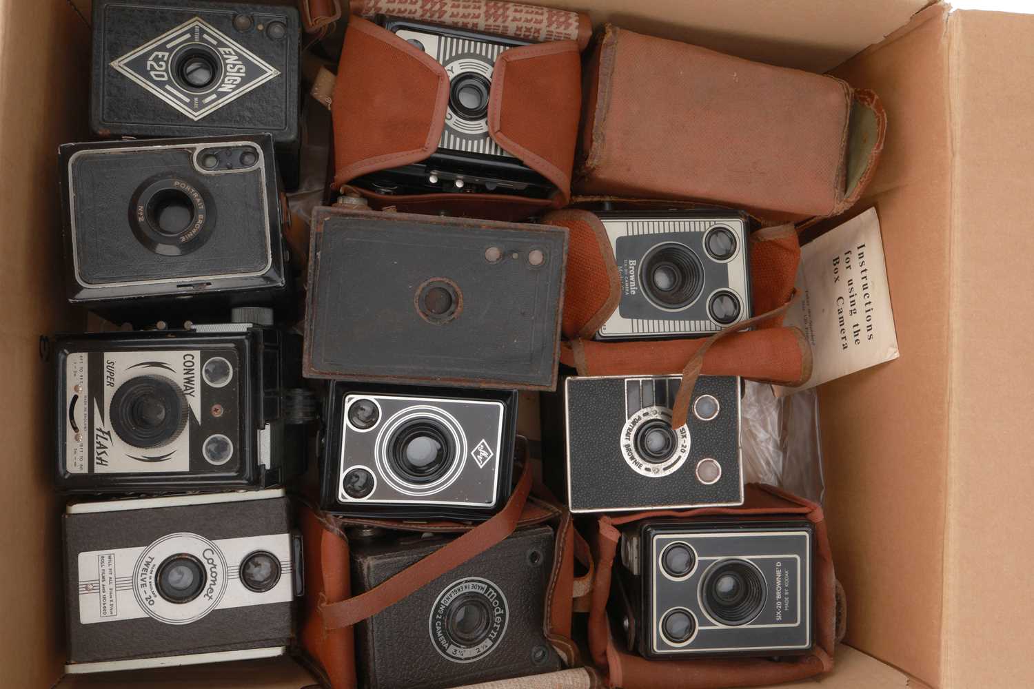 Lot 146 - A Tray of Box Cameras,