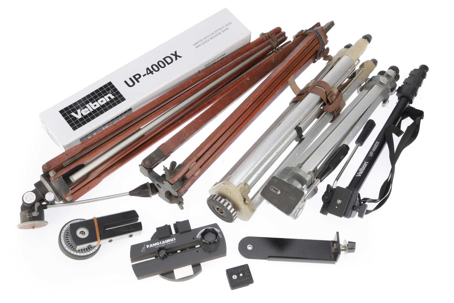 Lot 517 - A Selection of Tripods and Monopods,