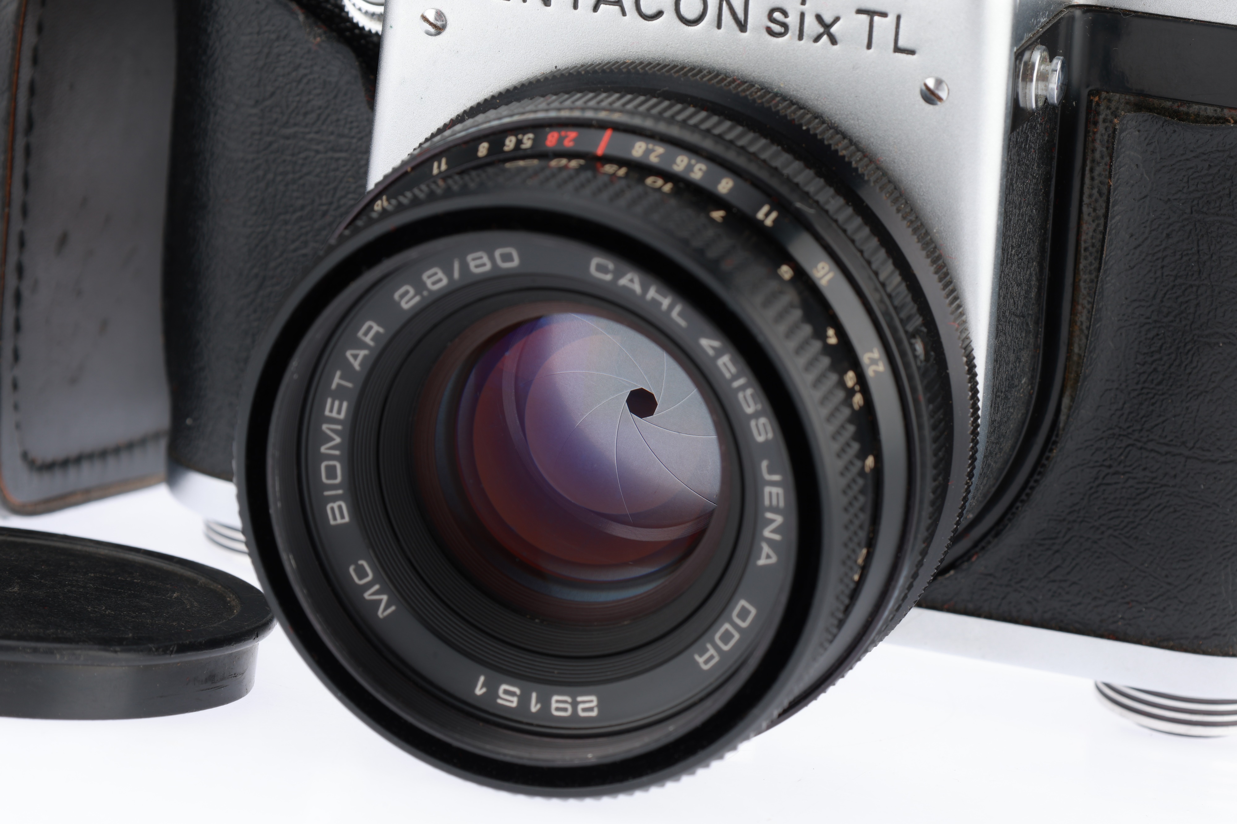 Lot 189 - A Pentacon six TL Medium Format SLR Camera,