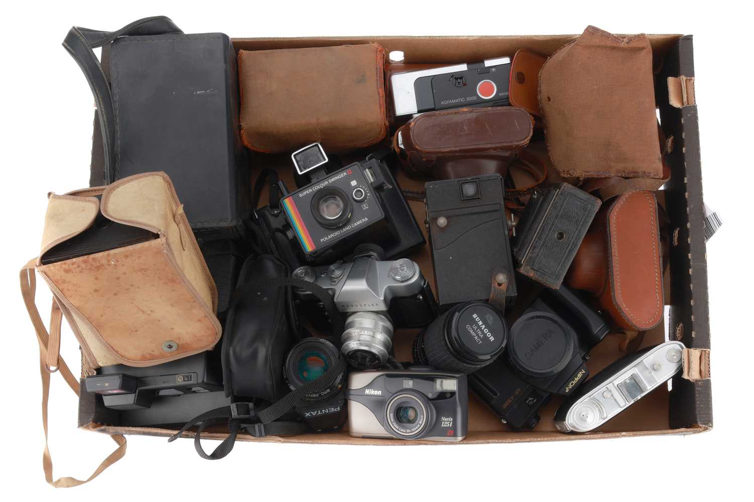 Lot 253 - A Mixed Selection of Cameras,