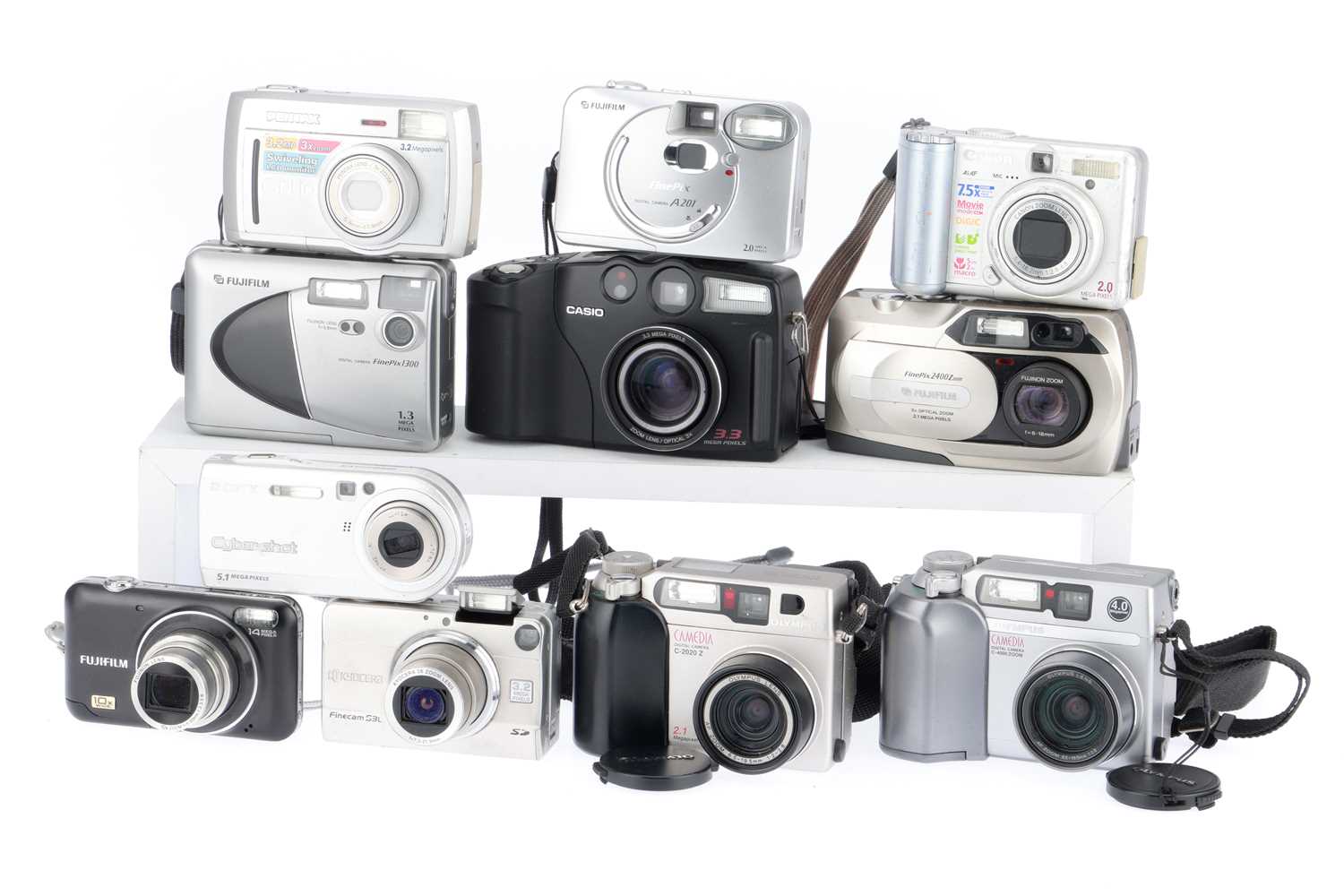 Lot 151 - A Selection of Digital Compact Cameras,