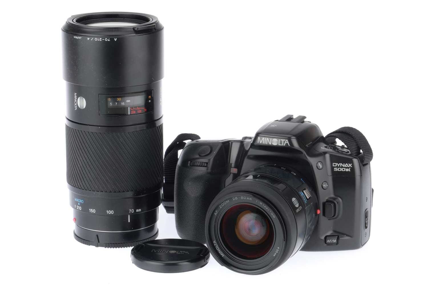 Lot 332 - A Minolta Dynax 500si 35mm SLR Camera Outfit,
