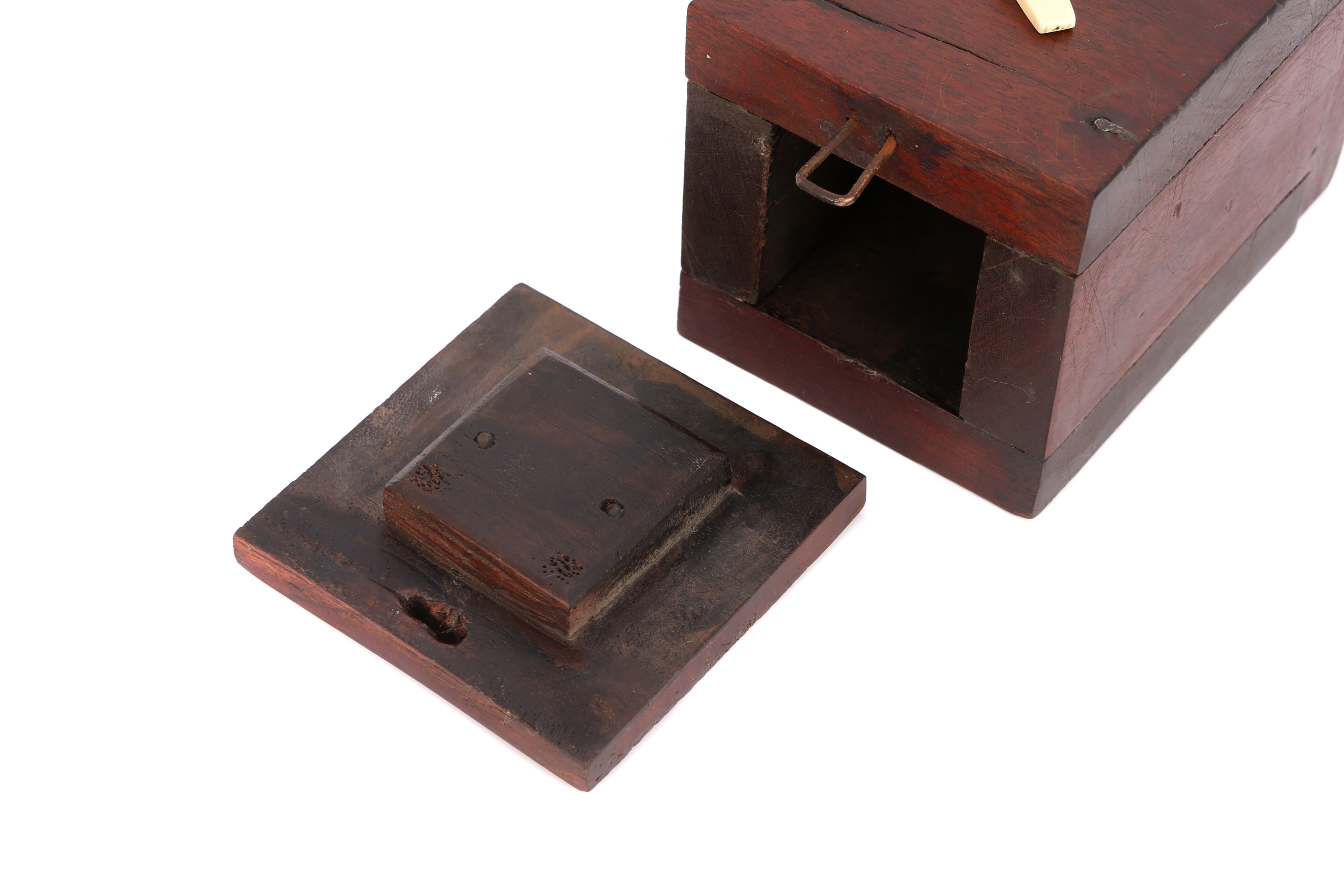 Lot 452 - An Early Experimental ‘Mousetrap’ Camera,