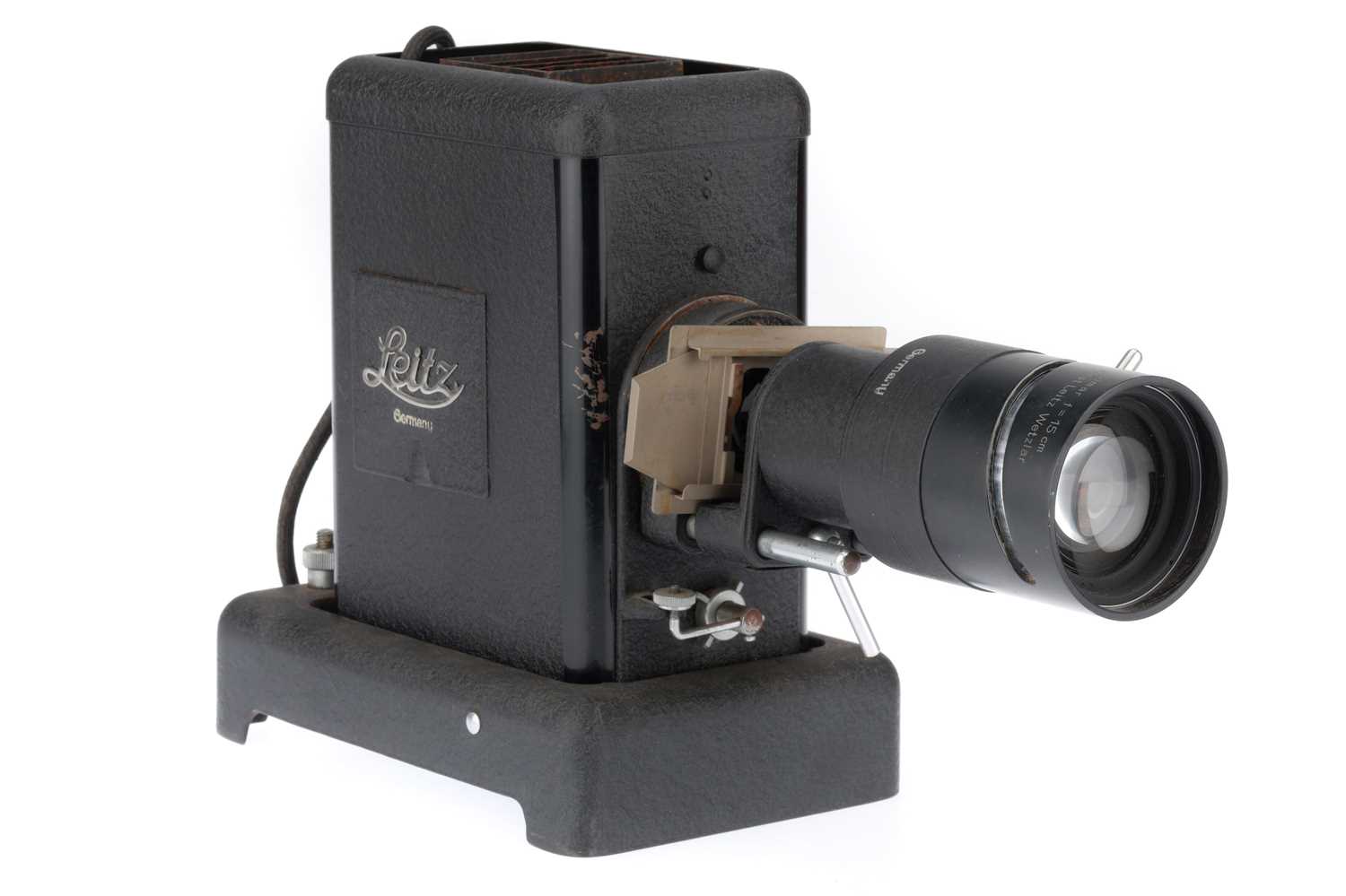Lot 605 - A Leitz Slide Projector,