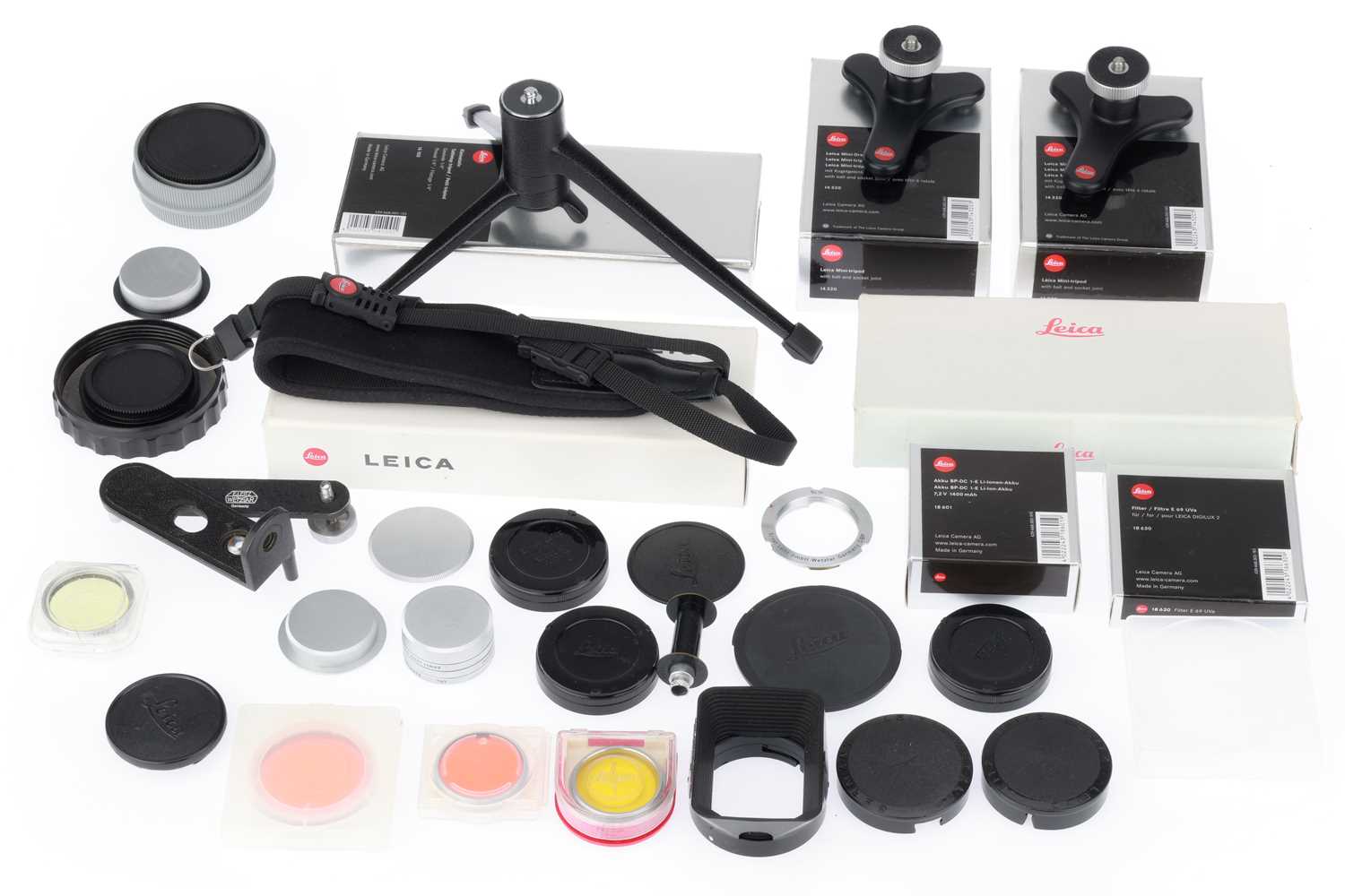 Lot 54 - A Selection of Leica Accessories,