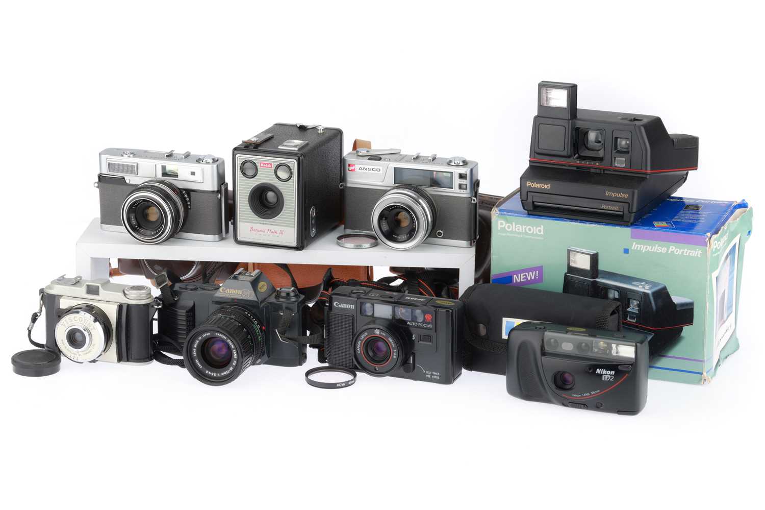Lot 304 - A Mixed Selection of Cameras,