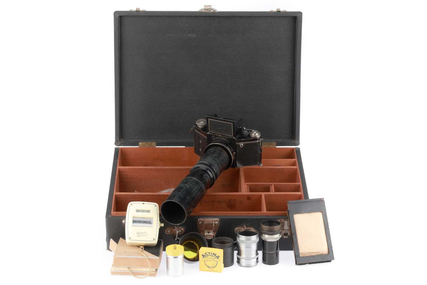 Lot 277 - An Exakta Model B Camera,