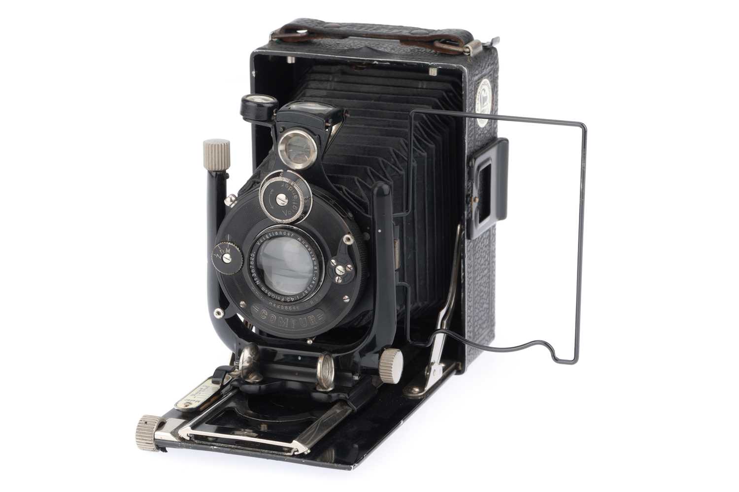 Lot 196 - A Voigtlander Avus Folding Plate Camera,