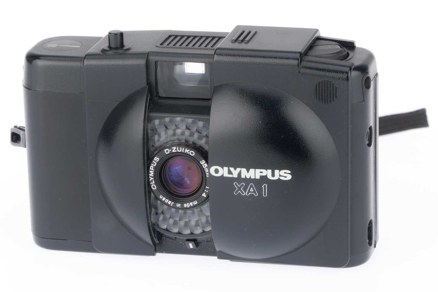 Lot 88 - An Olympus XA-1 35mm Compact Viewfinder