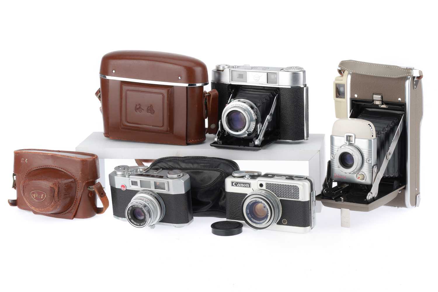 Lot 233 - A Mixed Selection of Cameras,
