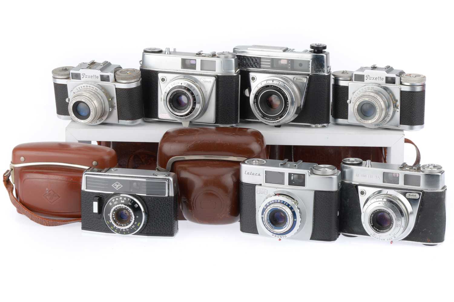 Lot 199 - A Selection of 35mm Cameras,