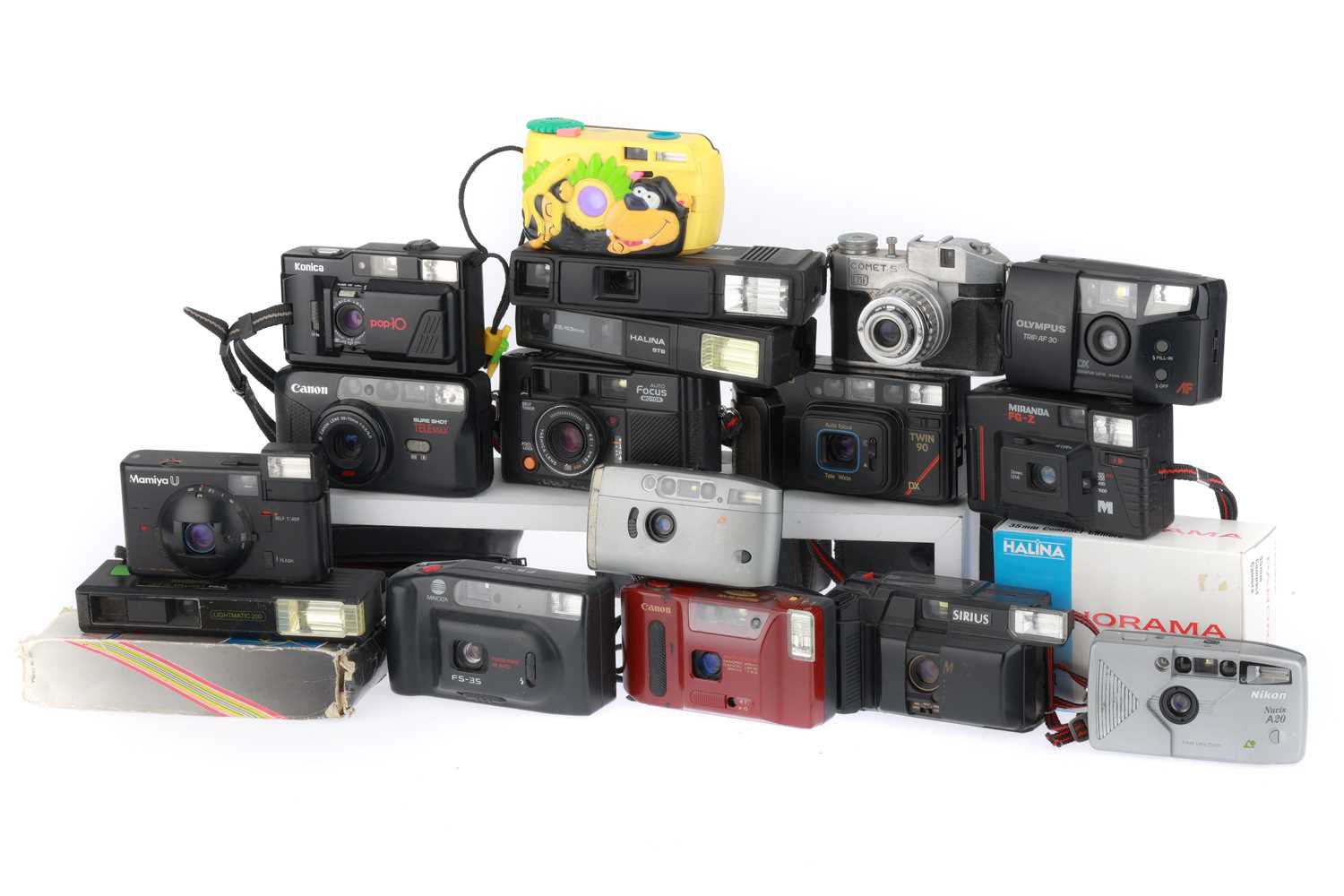 Lot 273 - A Group of Compact Cameras,