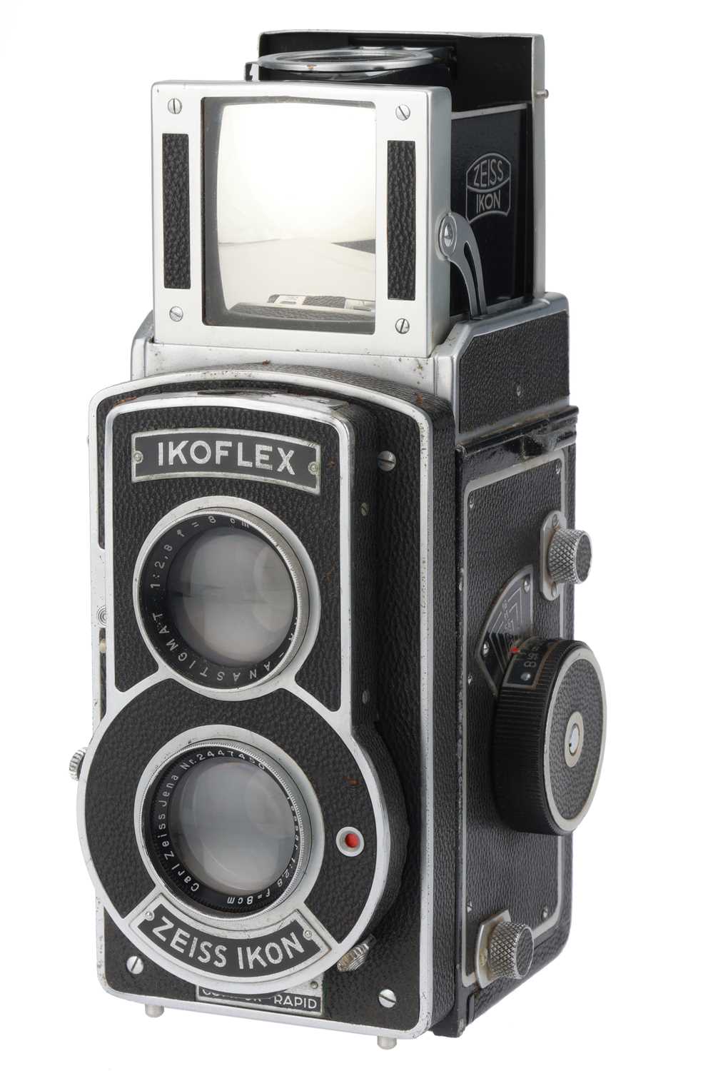 Lot 320 - A Zeiss Ikon Ikoflex III (853/16) Medium