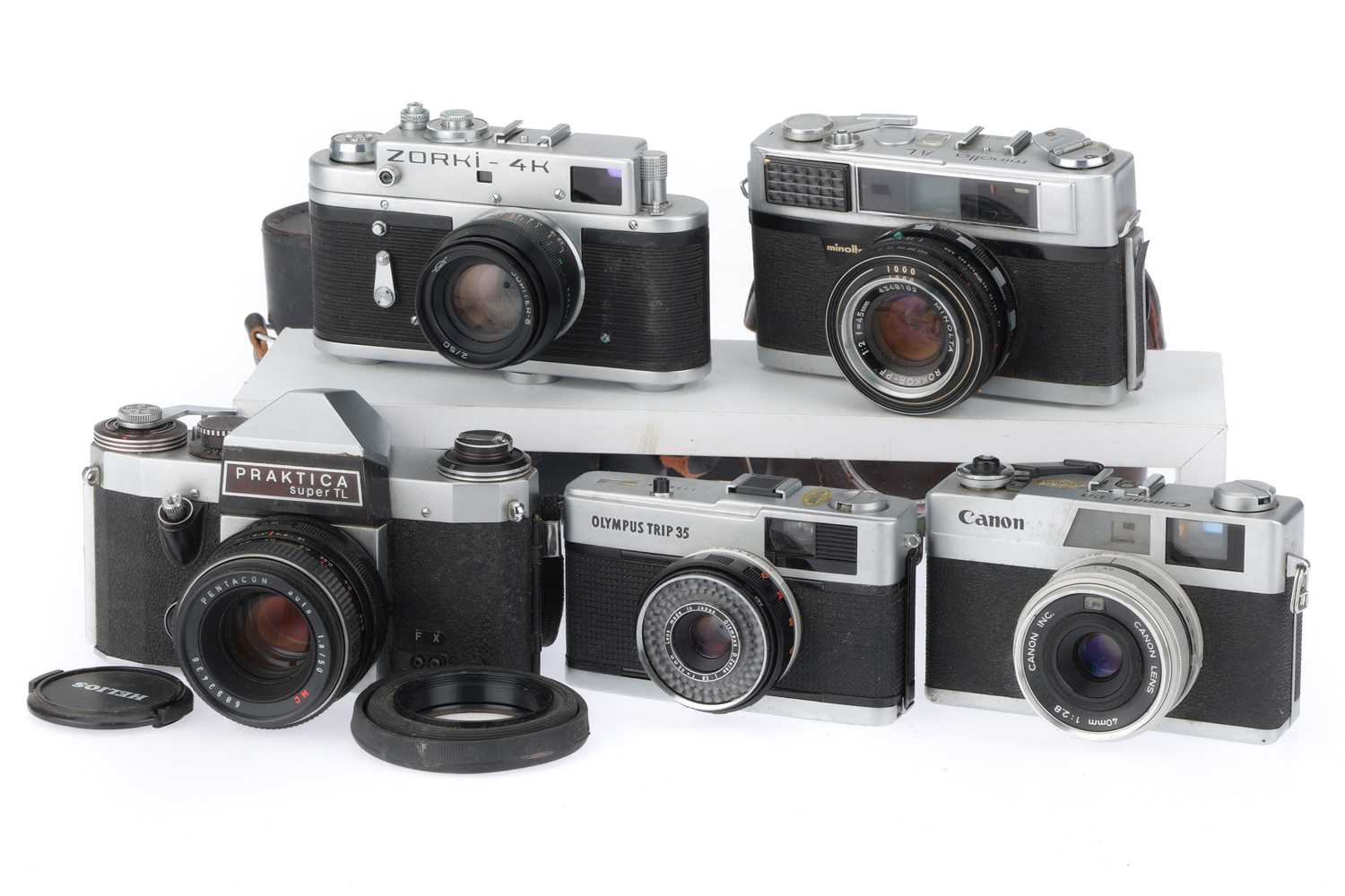 Lot 430 - A Group of 35mm Cameras,