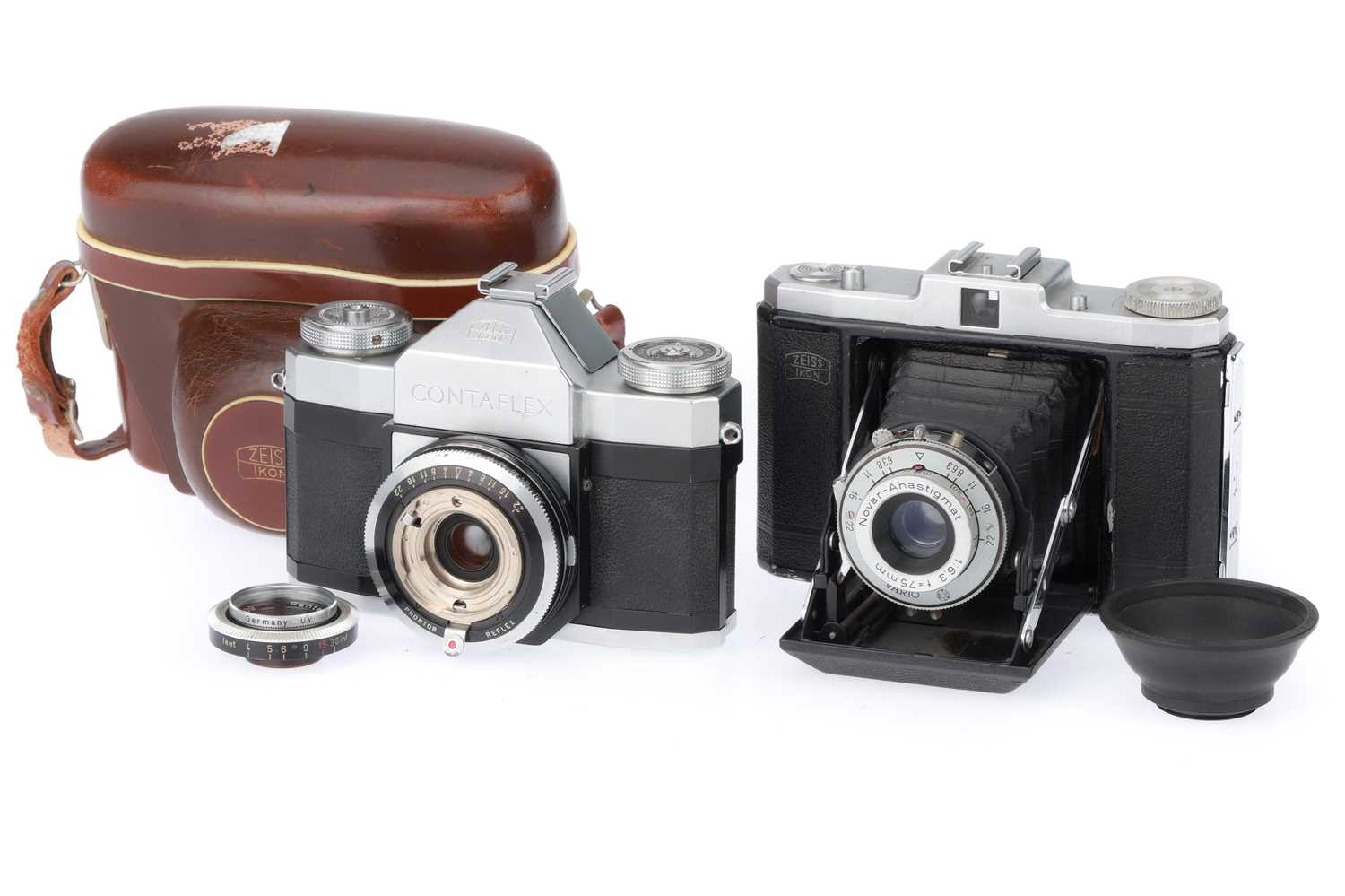Lot 33 - A Pair of Zeiss Ikon Cameras,