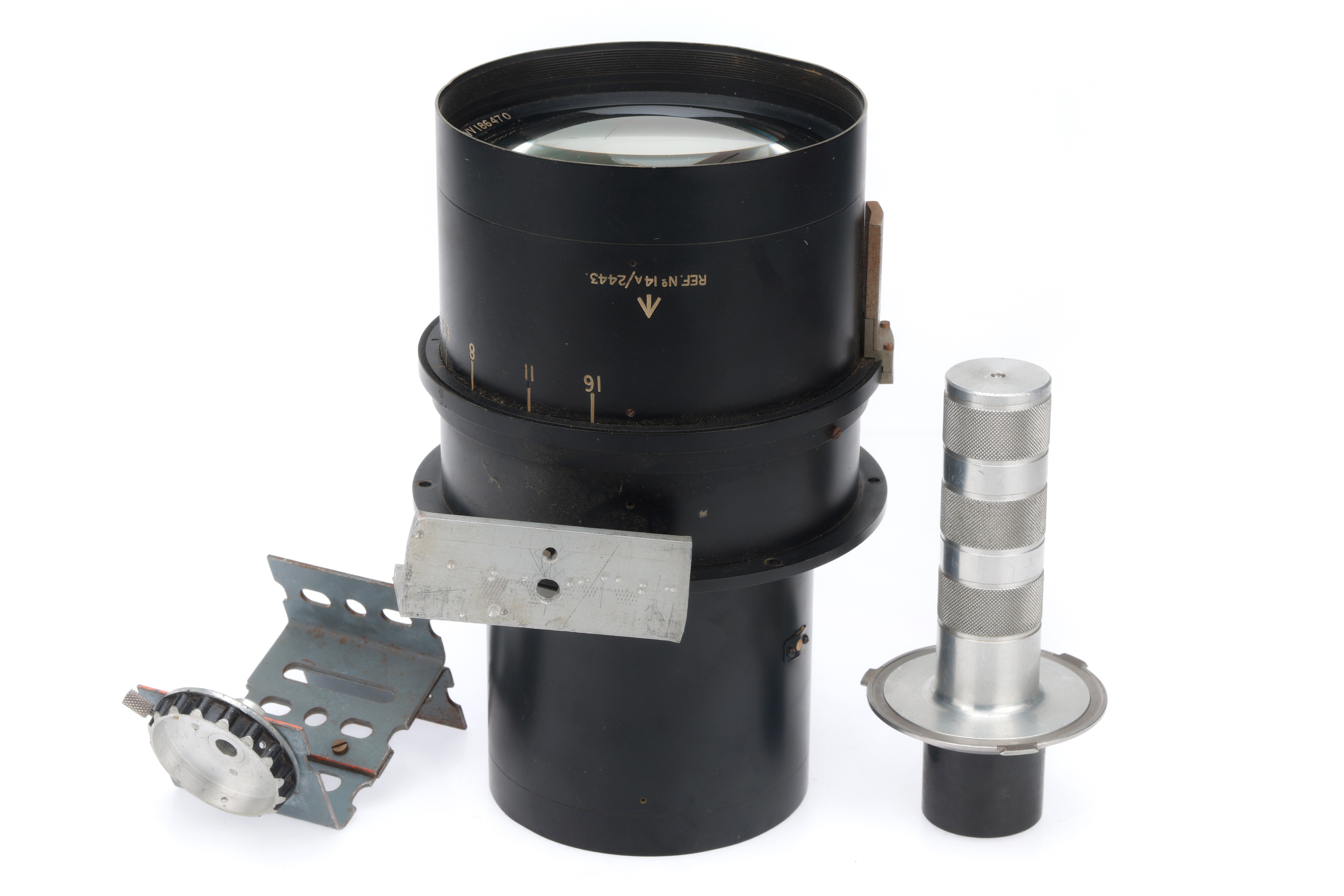 Lot 484 - A Large Military f/6.3 36 inch Lens,