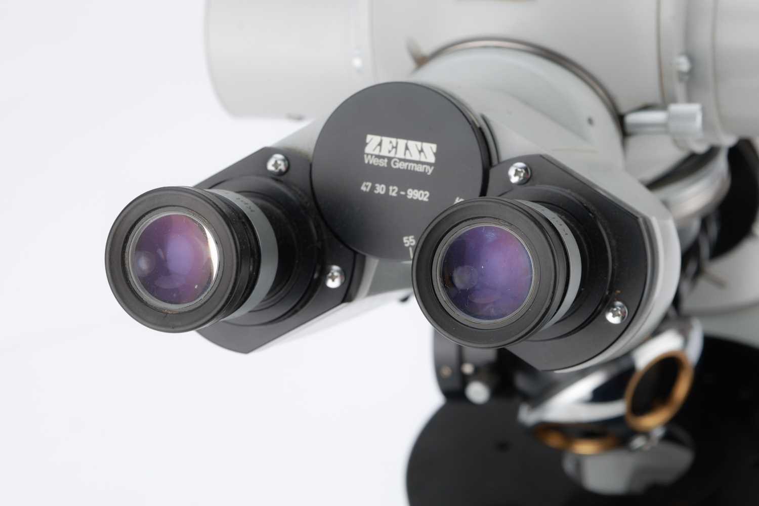 Lot 767 - Zeiss Universal Photomicroscope