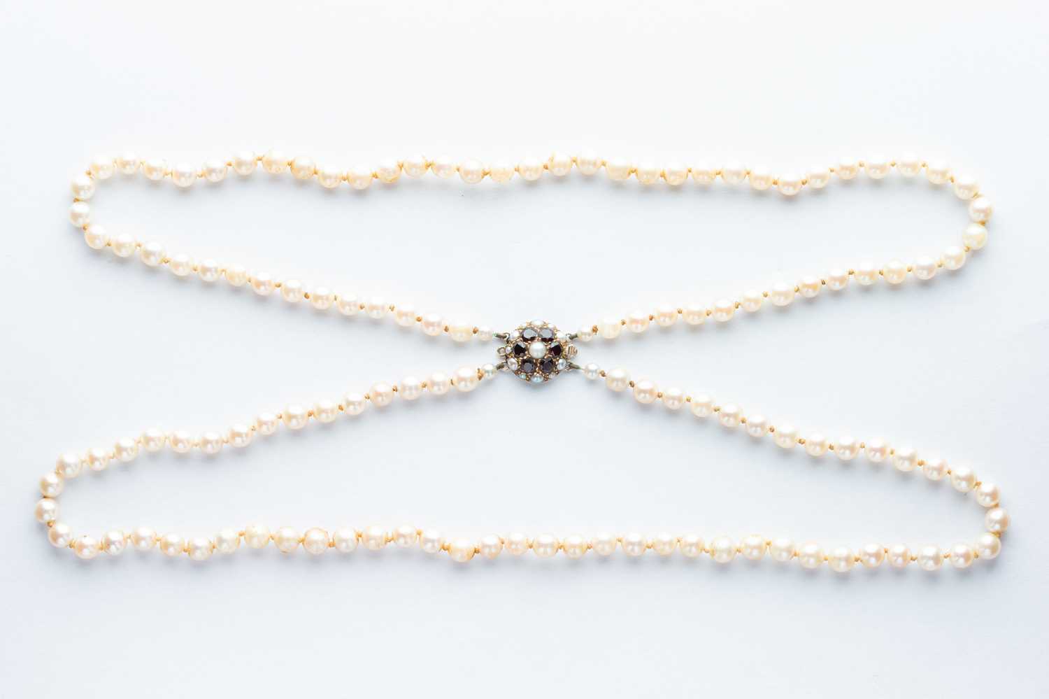 Lot 88 - A Double String Cultured Pearl Necklace,