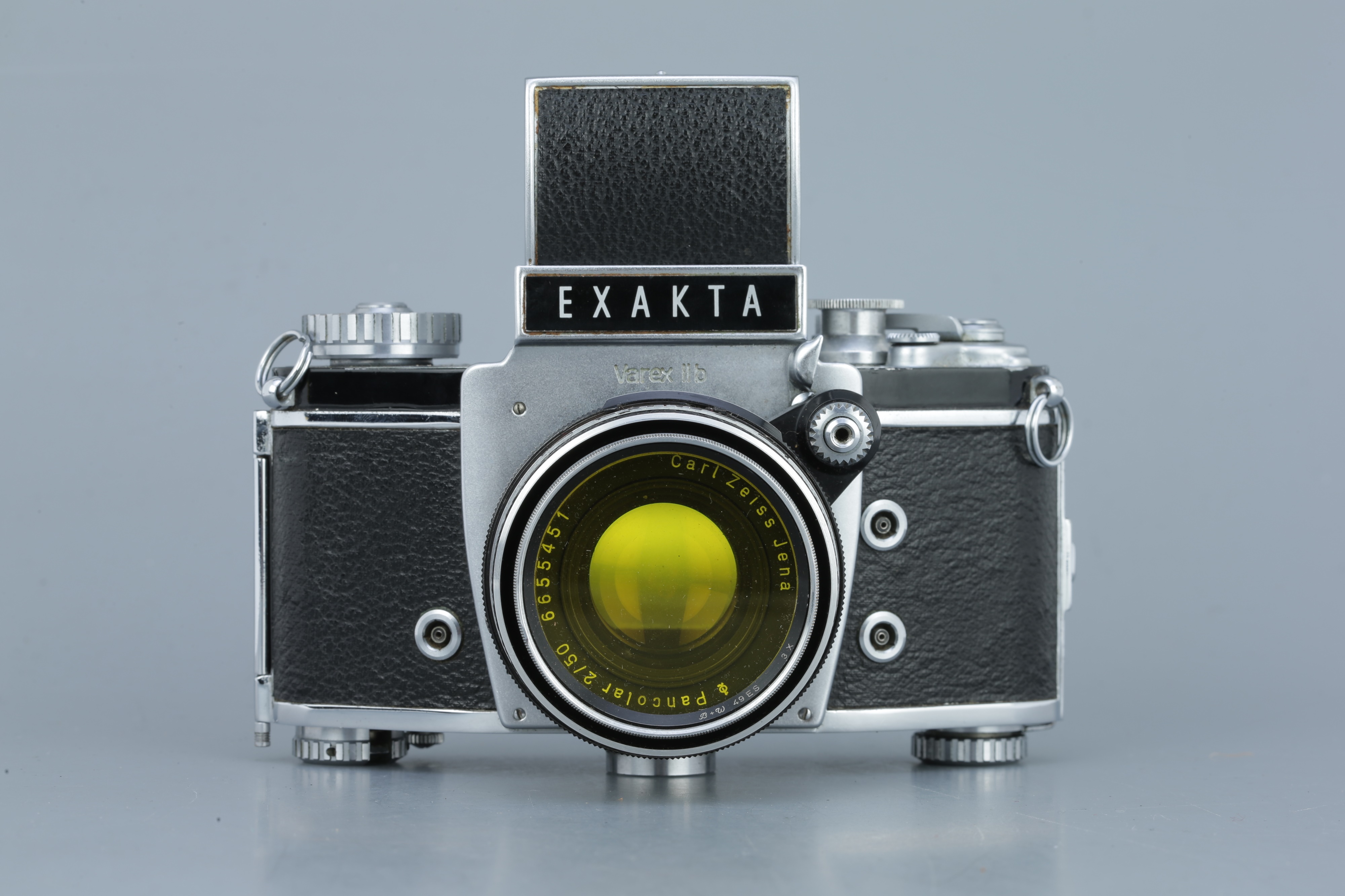 Lot 373 - An Ihagee Exakta Varex IIb SLR Camera