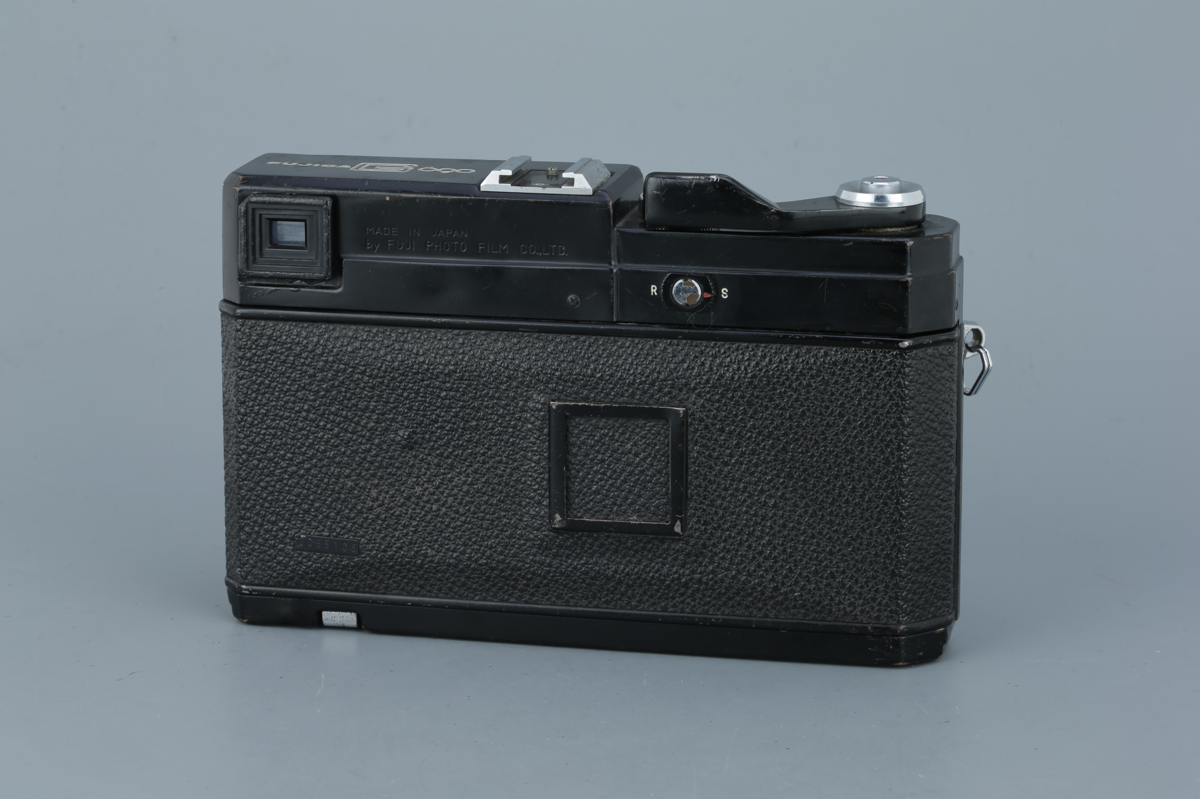 Lot 511 - A Fuji FUjica G690 BLP Rangefinder Body,