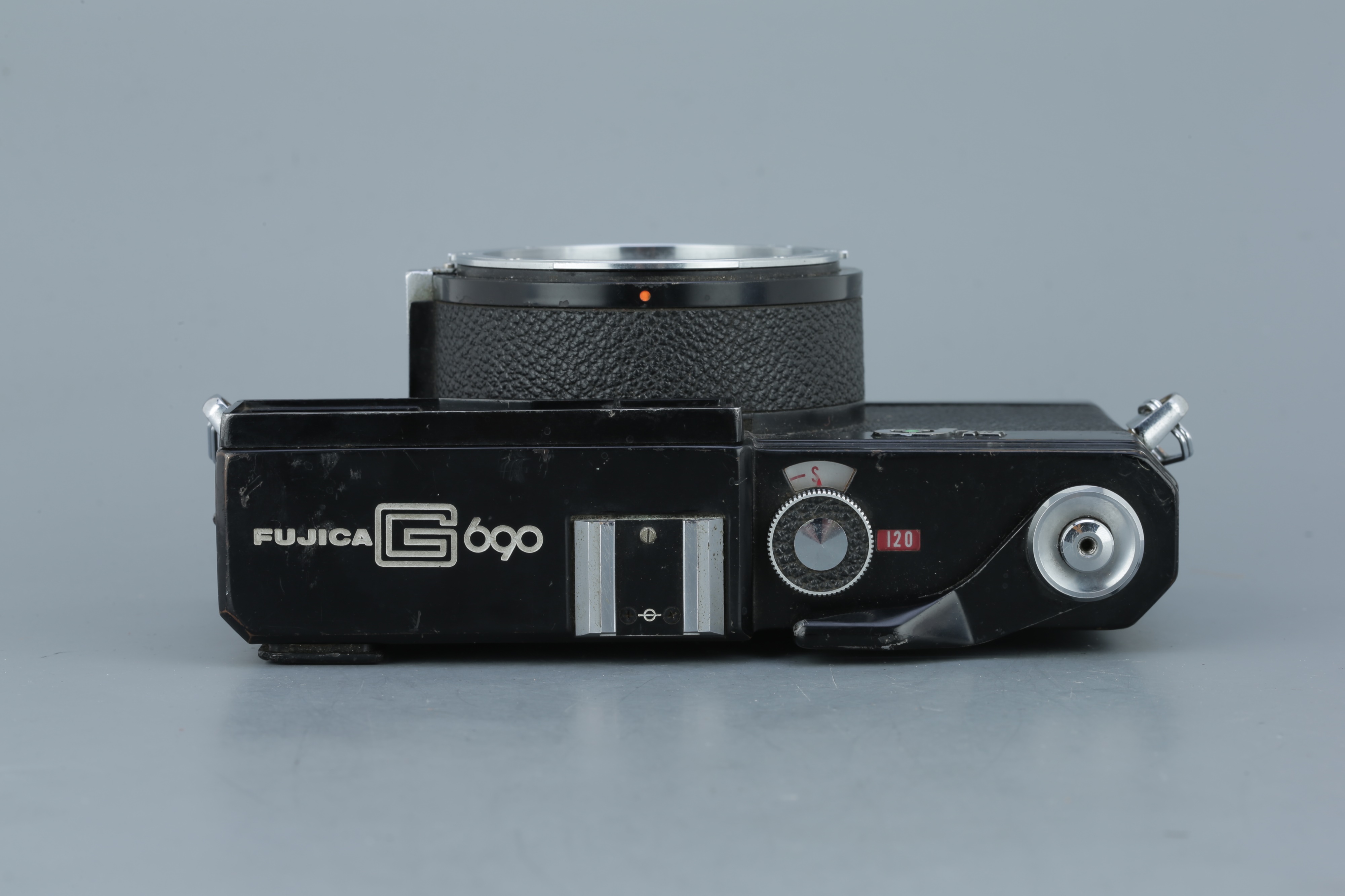 Lot 511 - A Fuji FUjica G690 BLP Rangefinder Body,