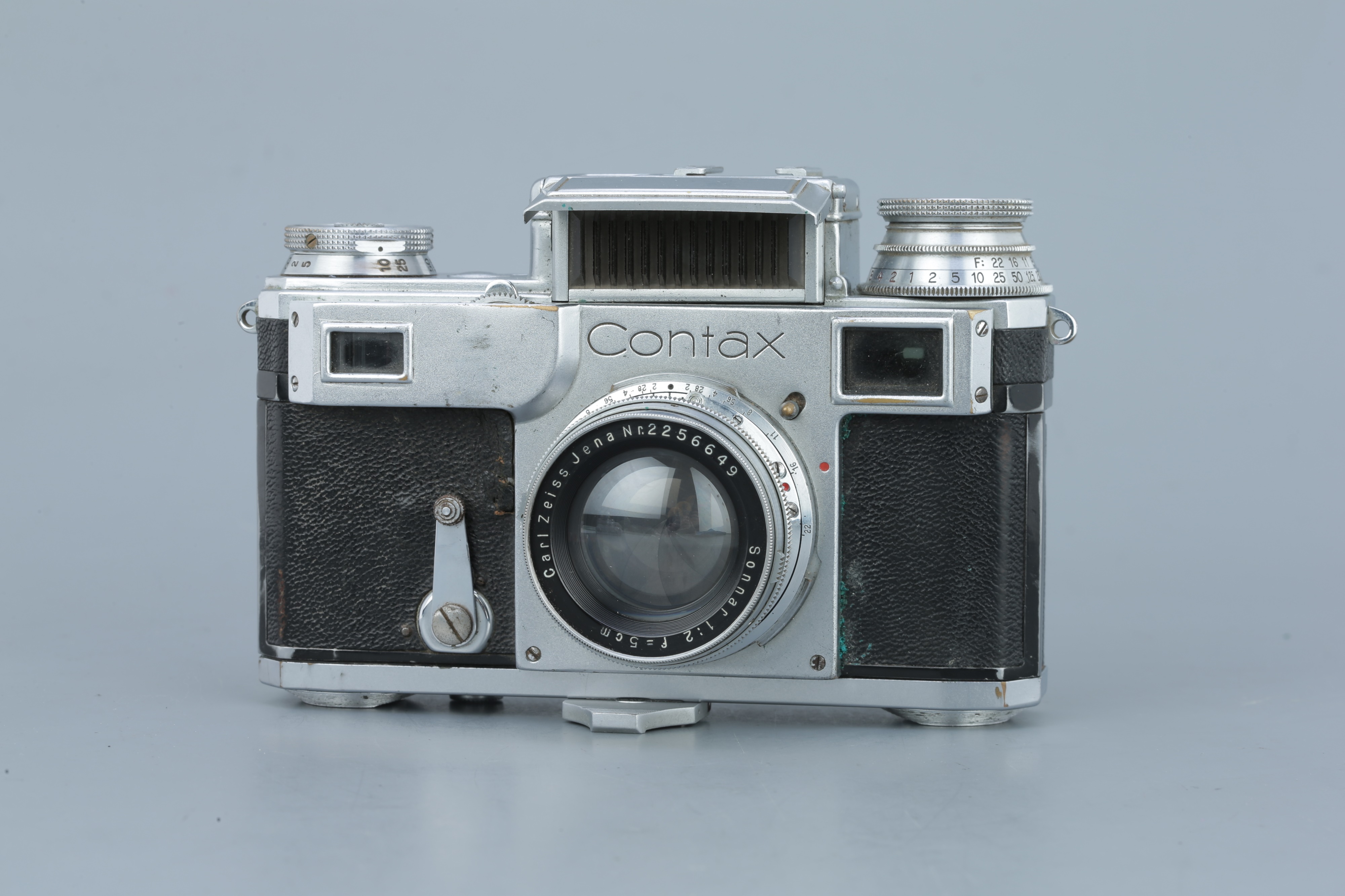 Lot 382 - A Zeiss Ikon Contax II Rangefinder Camera,