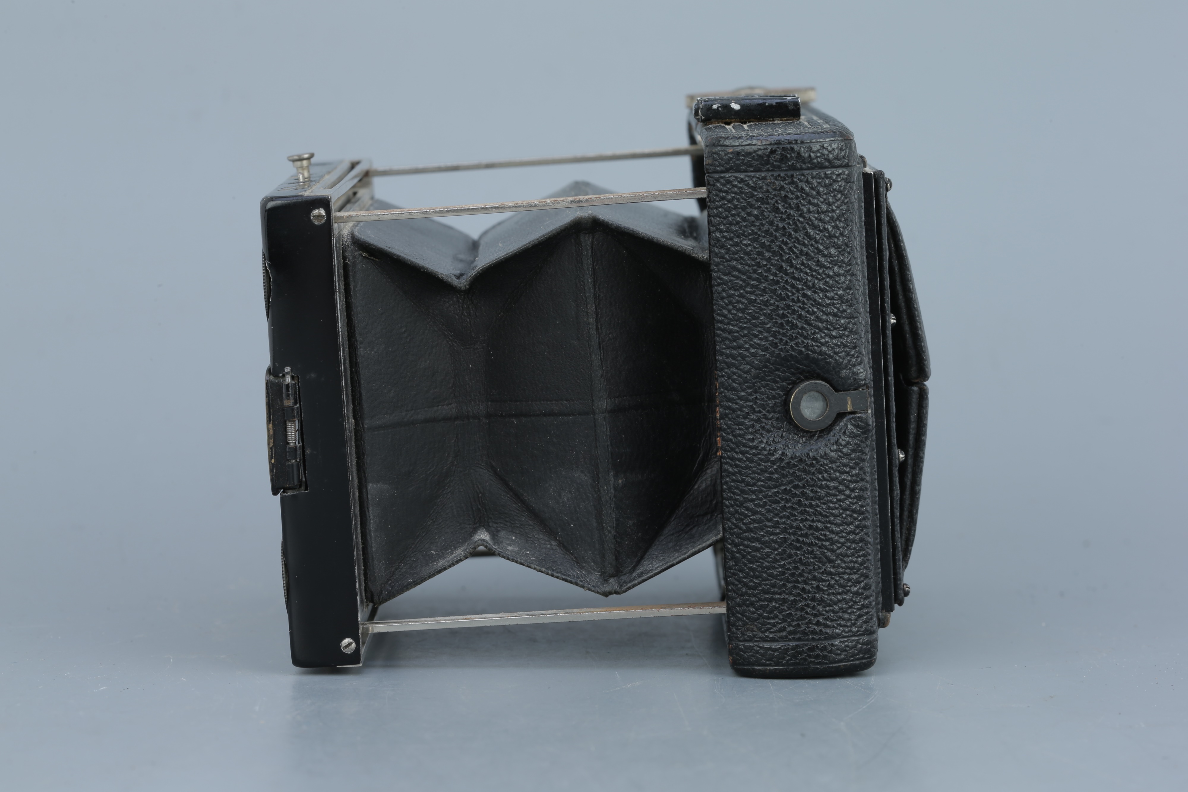 Lot 672 - A C.P. Goerz Tenax 3x4" Strut Camera,