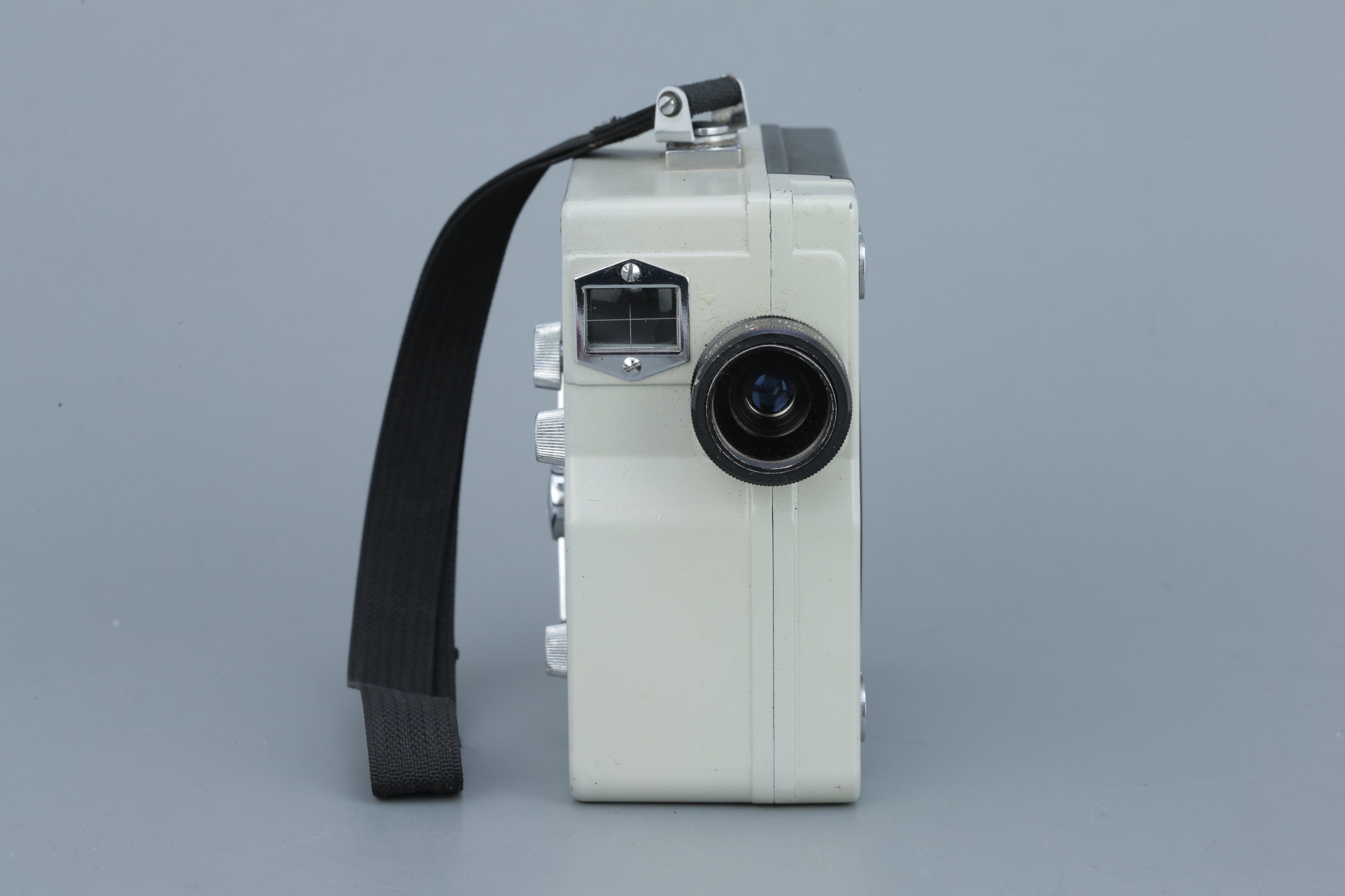 Lot 664 - A Pathescope Prince Cine Camera,